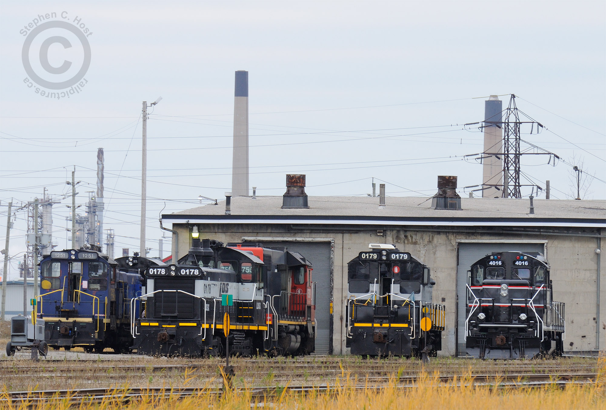 Railpictures.ca - Stephen C. Host Photo: The ex CN Roundhouse is busy again – Lambton Diesel ...
