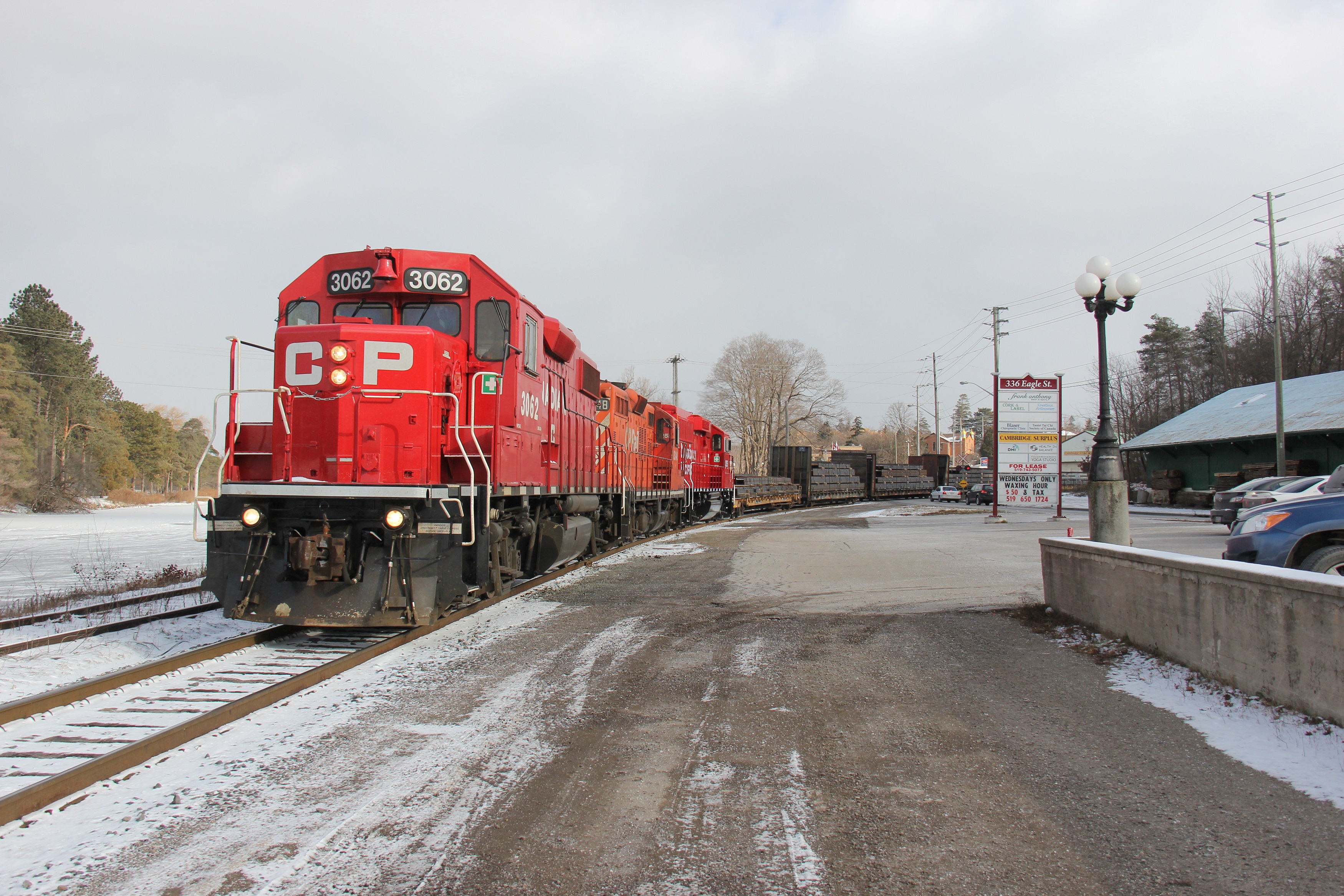 Railpictures.ca - Kevin Flood Photo: CP 3062 leads CP 8248 and CP 2255 north towards the Toyota ...