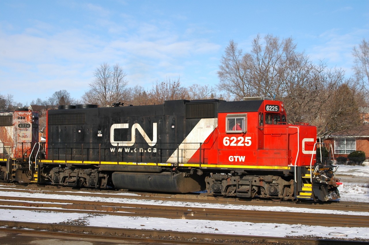 Railpictures.ca - James Gardiner Photo: GTW 6225 – CN 4774 yarding the last of 50 cars that they ...
