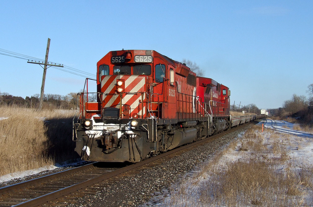 Railpictures.ca - Tim Stevens Photo: CP SD40-2 5625 and AC4400CW 8634 hustle Montreal-Toronto ...