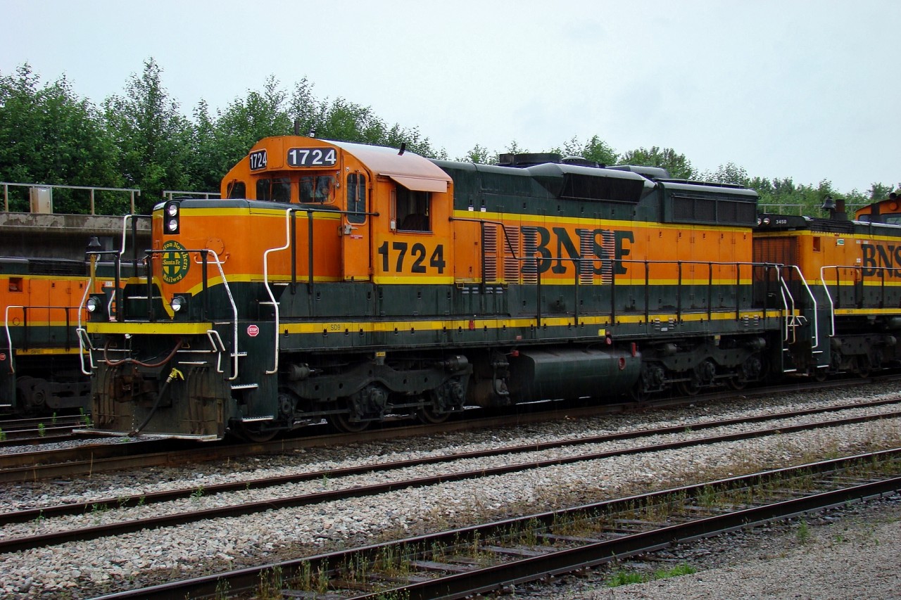 Railpictures.ca - steve arnot Photo: BNSF SD9m 1724 travels east trough New Westminster Yard ...