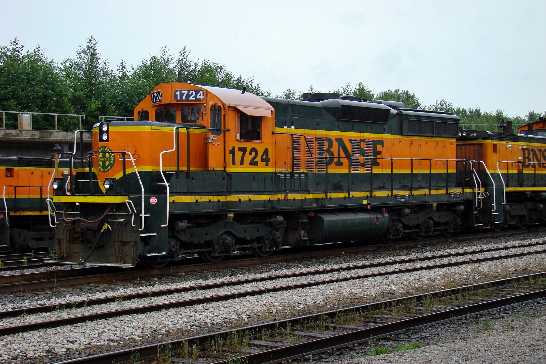 Railpictures.ca - steve arnot Photo: BNSF SD9m 1724 travels east trough New Westminster Yard ...