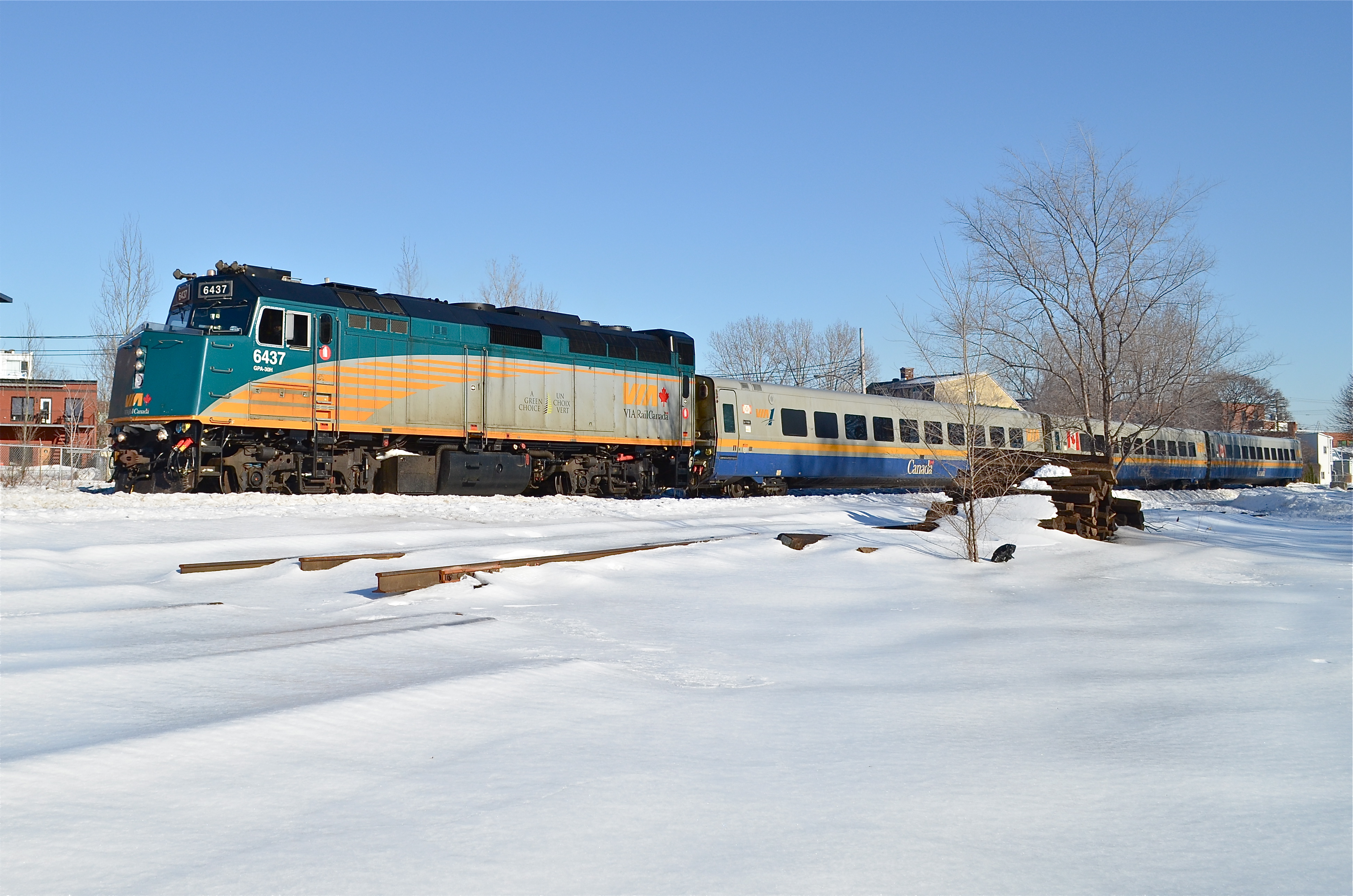 Railpictures.ca - Michael Berry Photo: VIA 6437 is in charge of VIA 55 as it heads through St ...