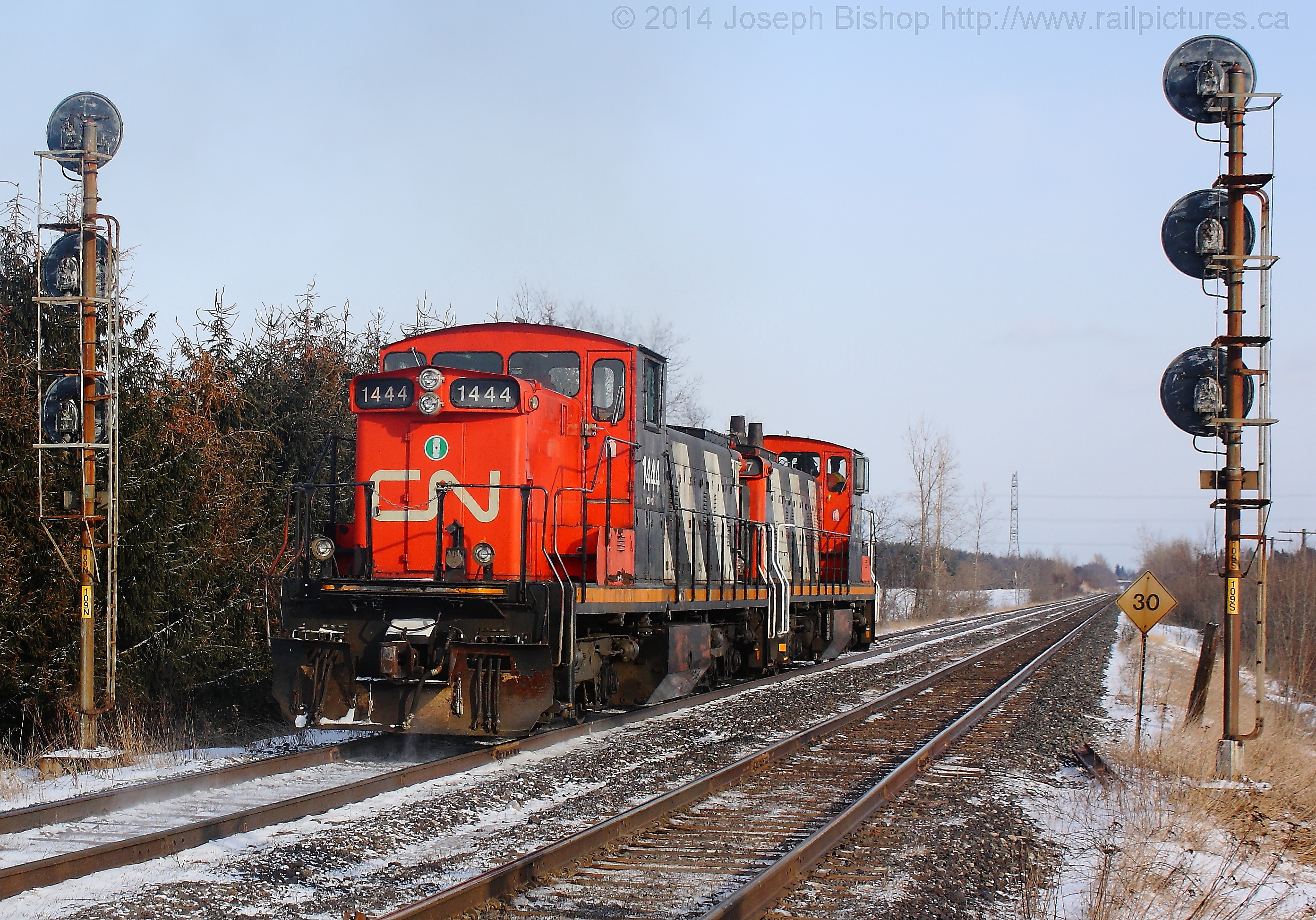 Railpictures.ca - Joseph Bishop Photo: CN 1444 and CN 1437 head East as light power through ...