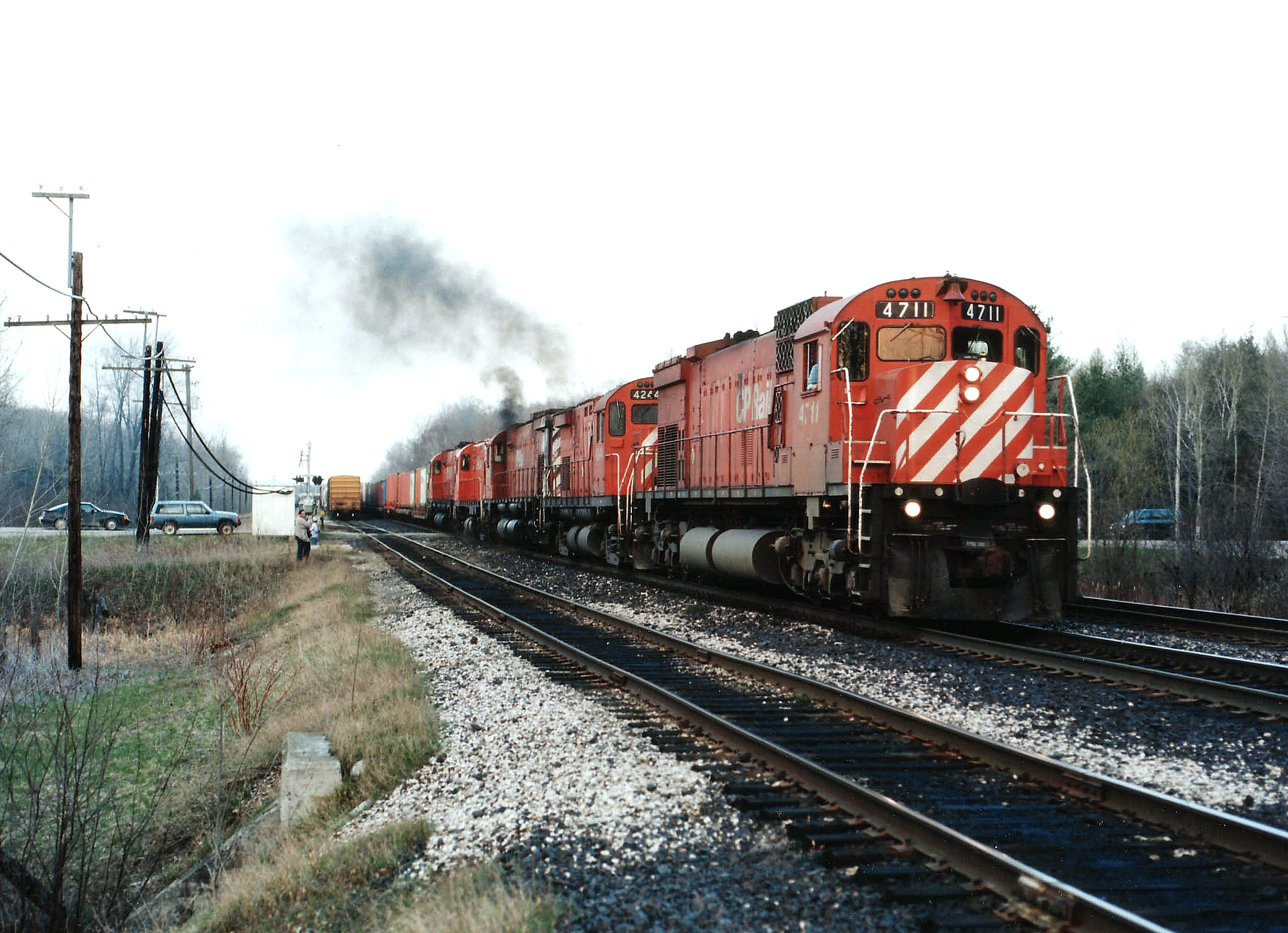 Railpictures.ca - A.W. Mooney Photo: Westbound leader, M-636 #4711, received Caterpillar engine ...