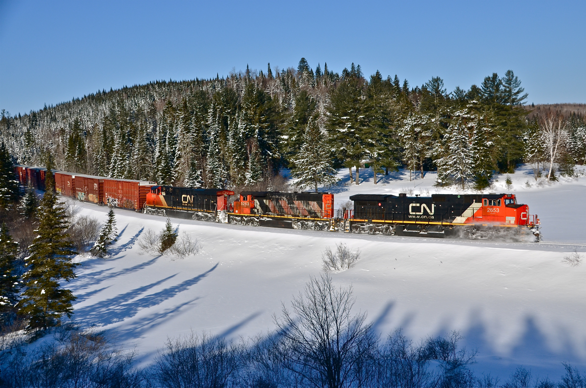 Railpictures.ca - Michael Berry Photo: CN 2653, CN 5263 and CN 2322 are eastbound with CN 368 on ...