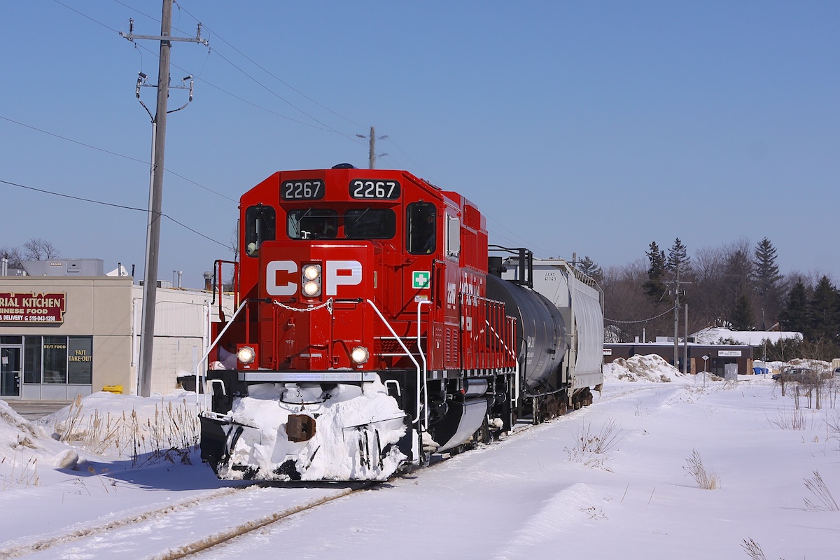 Railpictures.ca - Craig Allen Photo: CP 2267 (currently leased to the OBRY) leads two cars ...