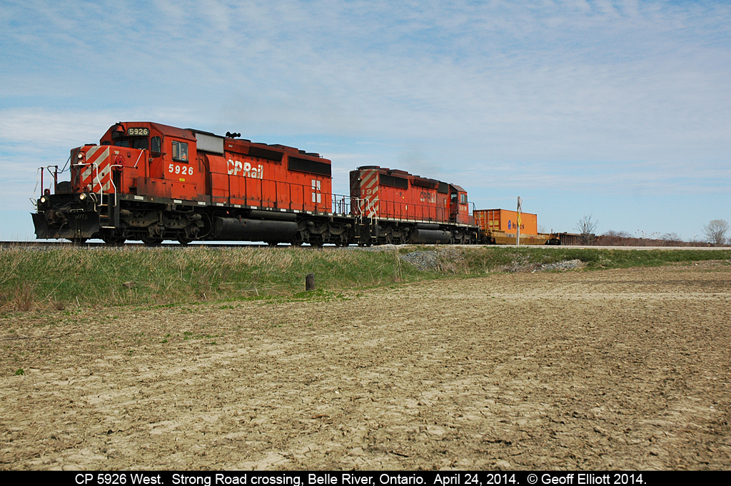 Railpictures.ca - Geoff Elliott Photo: A nice pair of matched “CP Rail” SD40-2′s, with 5926 ...