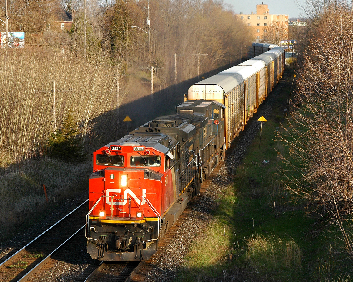 Railpictures.ca - James Gardiner Photo: CN 8807 – BCOL 4654 charge up the grade to Hardy with ...