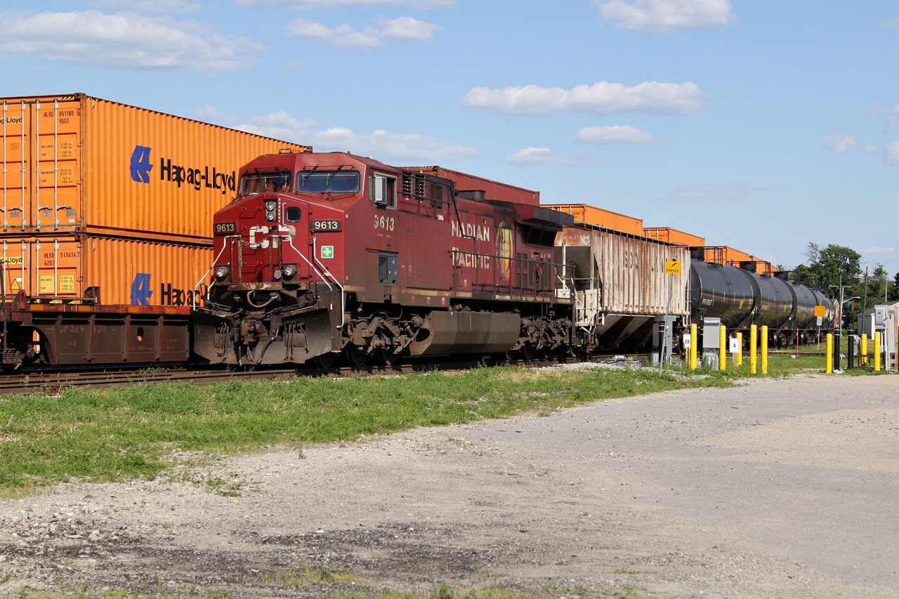 Railpictures.ca - steve arnot Photo: CP 9613 departs eastbound from Smiths Falls. | Railpictures ...