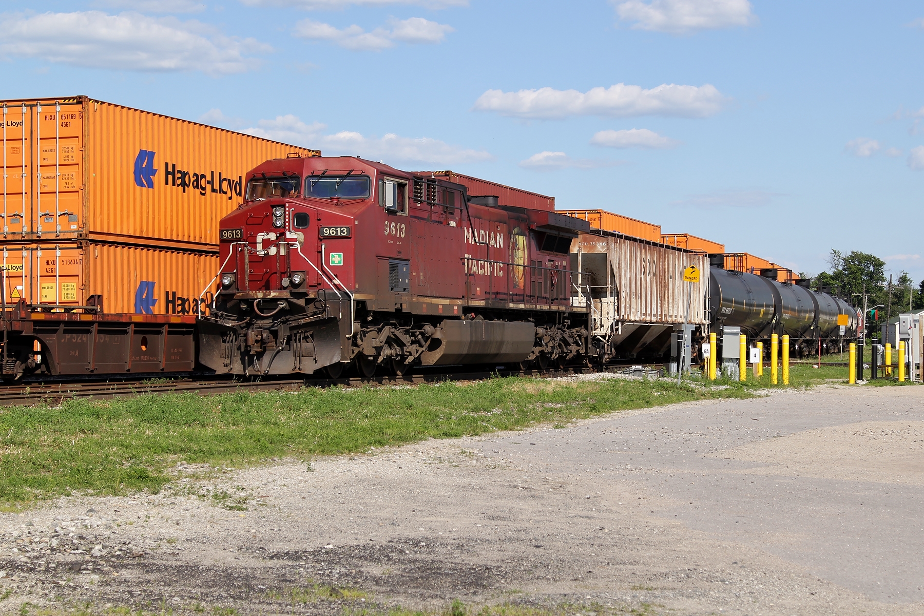 Railpictures.ca - steve arnot Photo: CP 9613 departs eastbound from Smiths Falls. | Railpictures ...