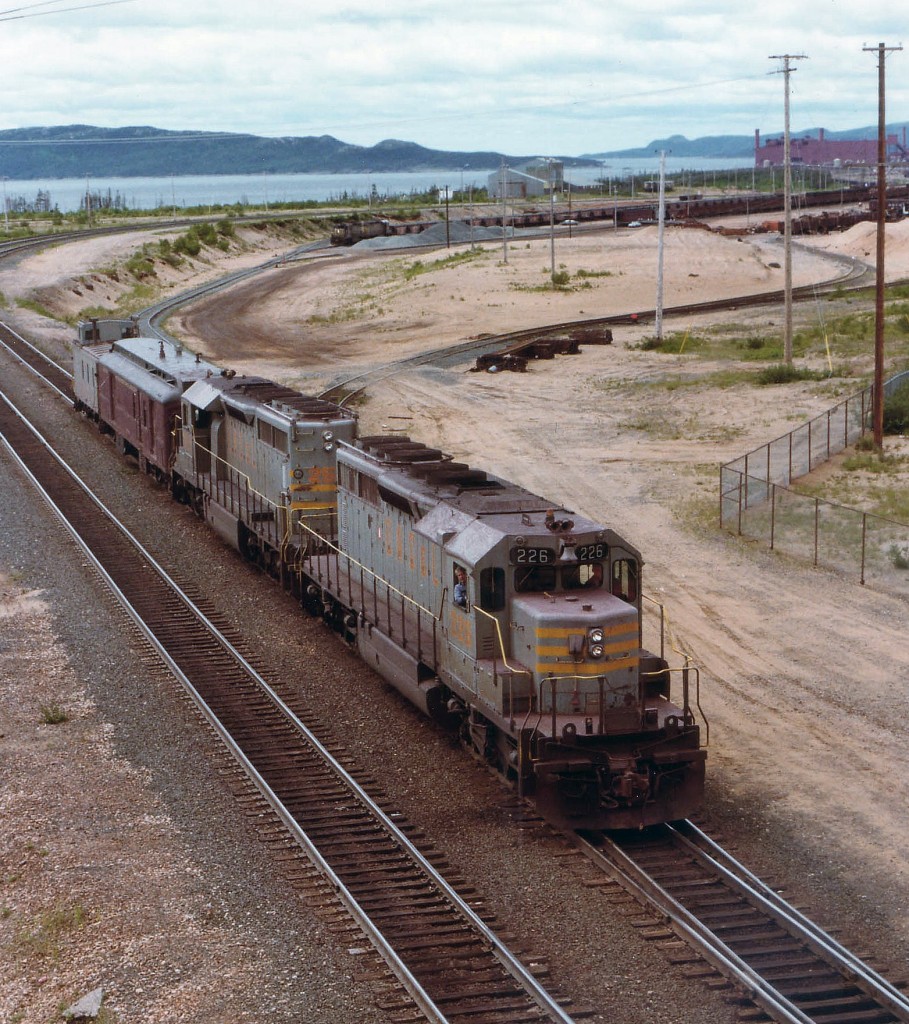 Railpictures.ca - A.W. Mooney Photo: I’m not really sure what this move was all about. QNSL 226 ...