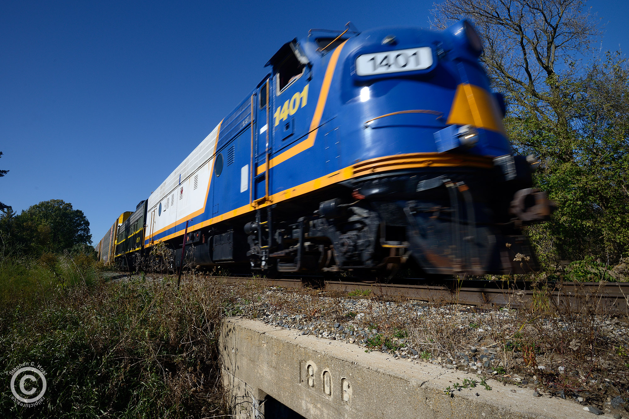 Railpictures.ca - Stephen C. Host Photo: 51 years separate this bridge and OSRX 1401 in age ...