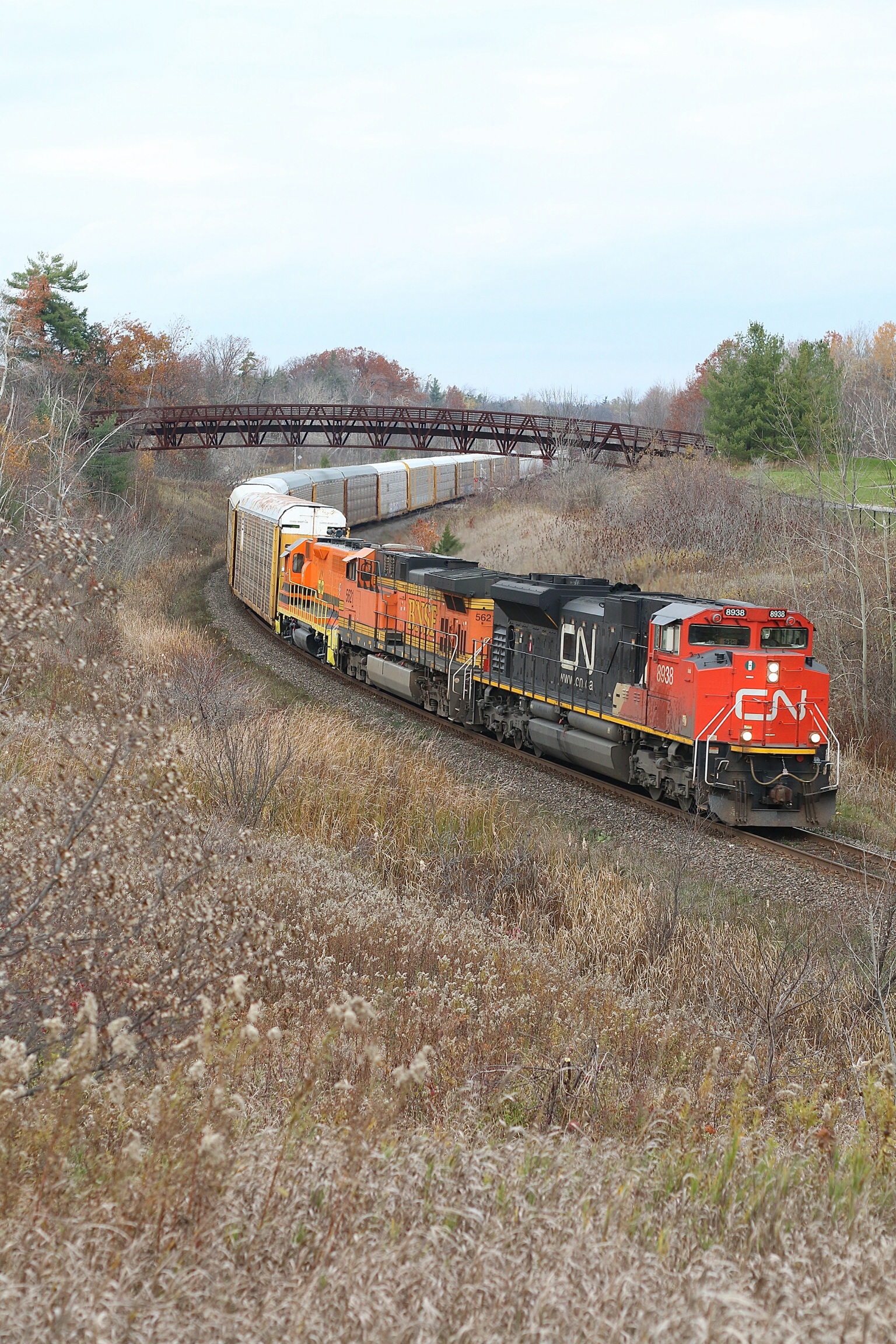 Railpictures.ca - Marcus W Stevens Photo: Autumns colours maybe almost history at mile 30 but ...