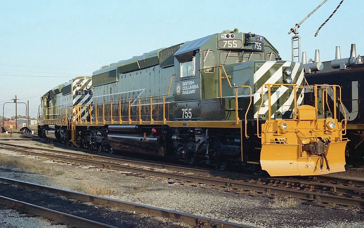 Railpictures.ca - Darrell Lupson Photo: Just delivered from GMDD, you can smell the paint on BCR ...