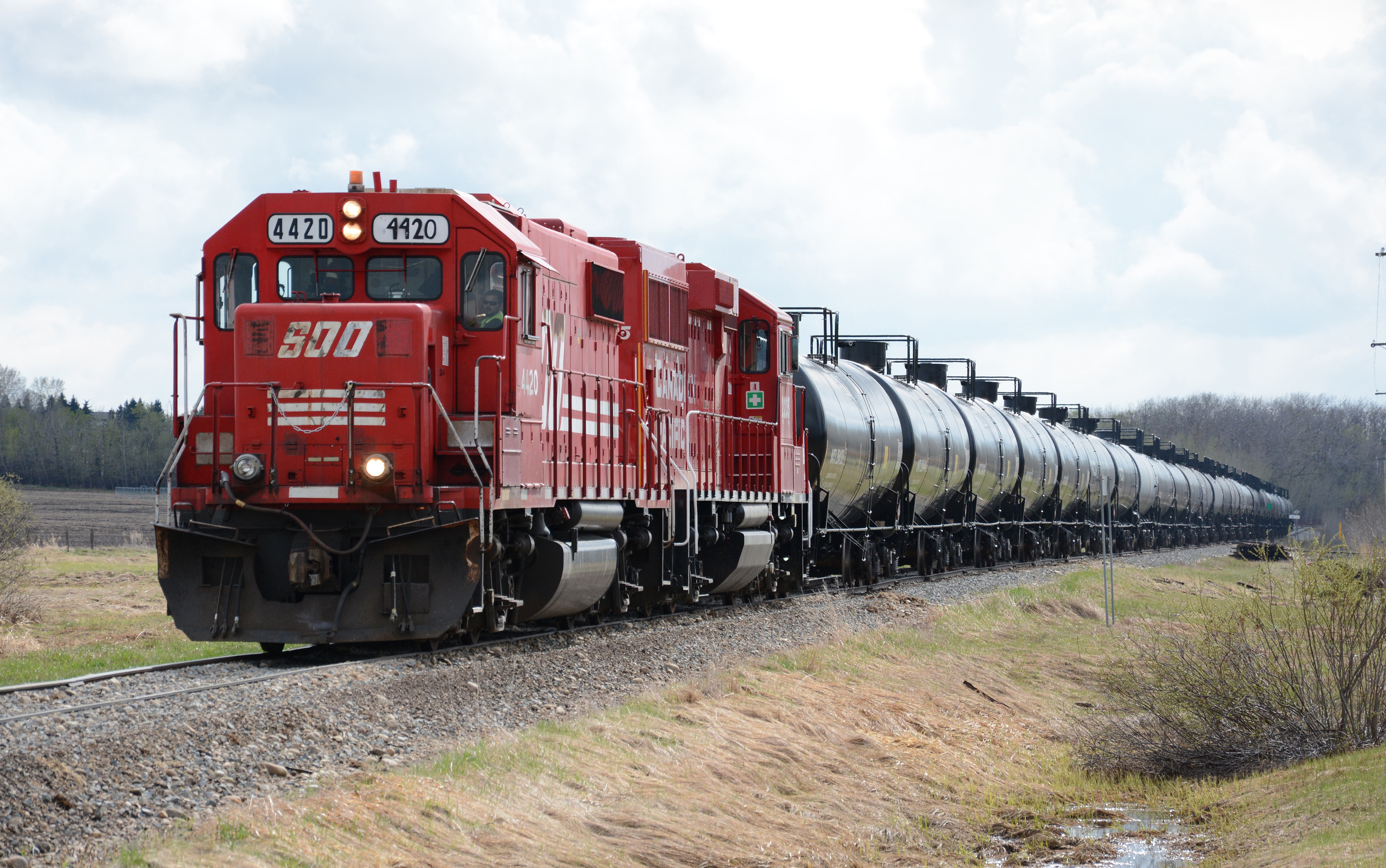 Railpictures.ca - Jesse Acorn Photo: SOO 4420, a GP38-2 with a nicely mismatched set of ...