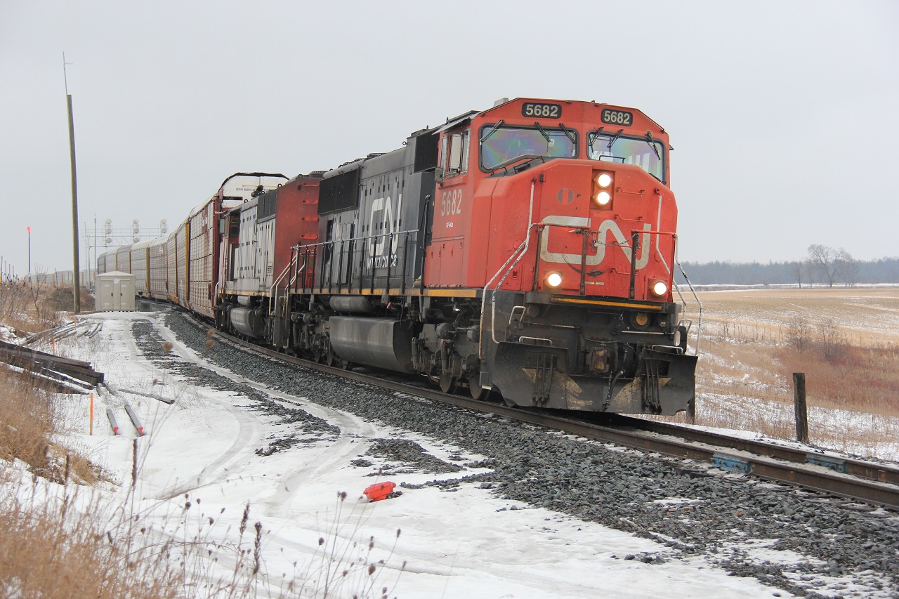 Railpictures.ca - Kevin Flood Photo: Interestingly, CN power leads this day’s CP 147 in the form ...