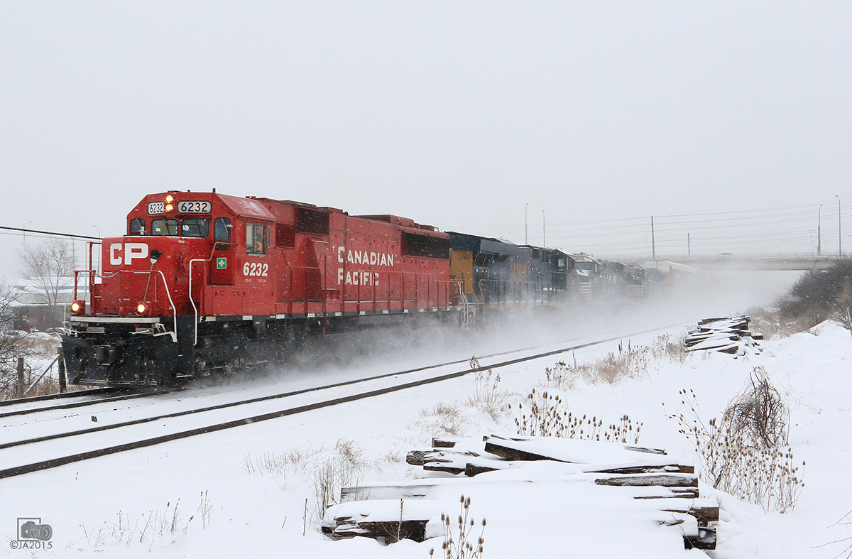 Railpictures.ca - JA Photo: CP 147 makes its way west across the Galt Sub on a snowy Sunday ...