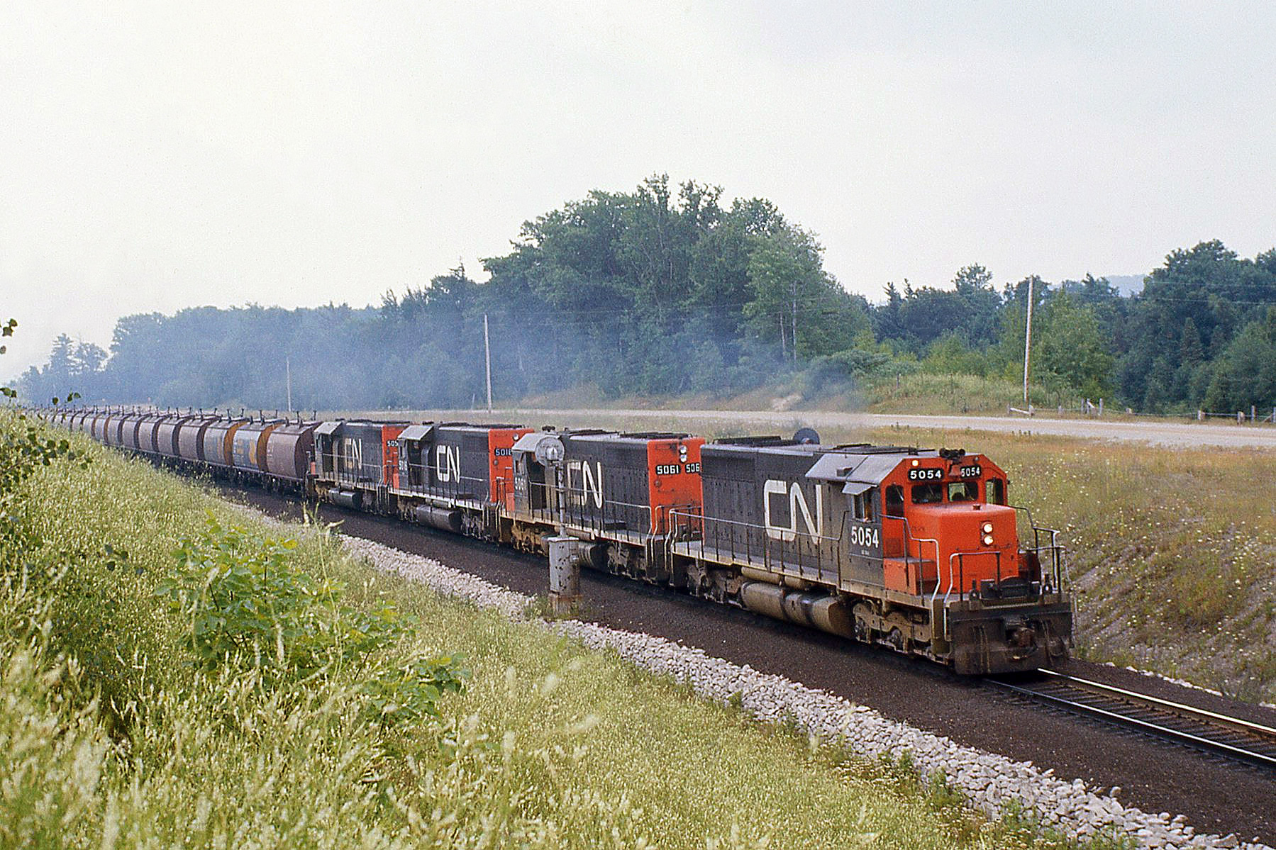 Railpictures.ca - Bill Thomson Photo: Four matching CN SD40′s put their combined 12,000 ...