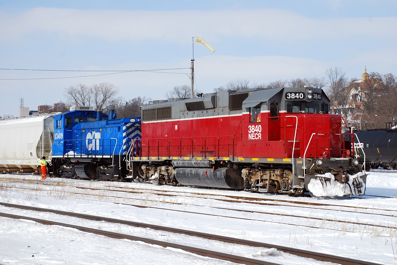 Railpictures.ca - Rob Smith Photo: NECR 3840 and CEFX 1569 have returned from Ingenia and are in ...