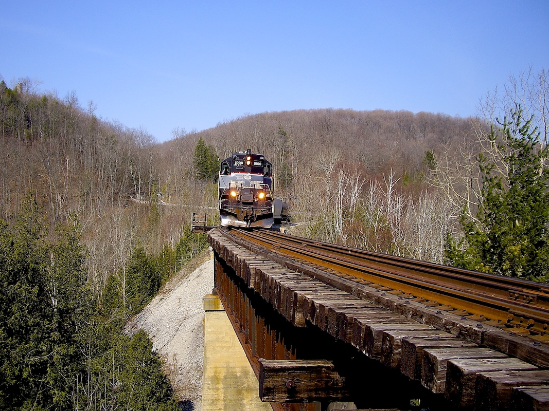 Railpictures.ca - Craig Allen Photo: CCGX 1000 slowly leads OBRY’s biweekly freight train over ...