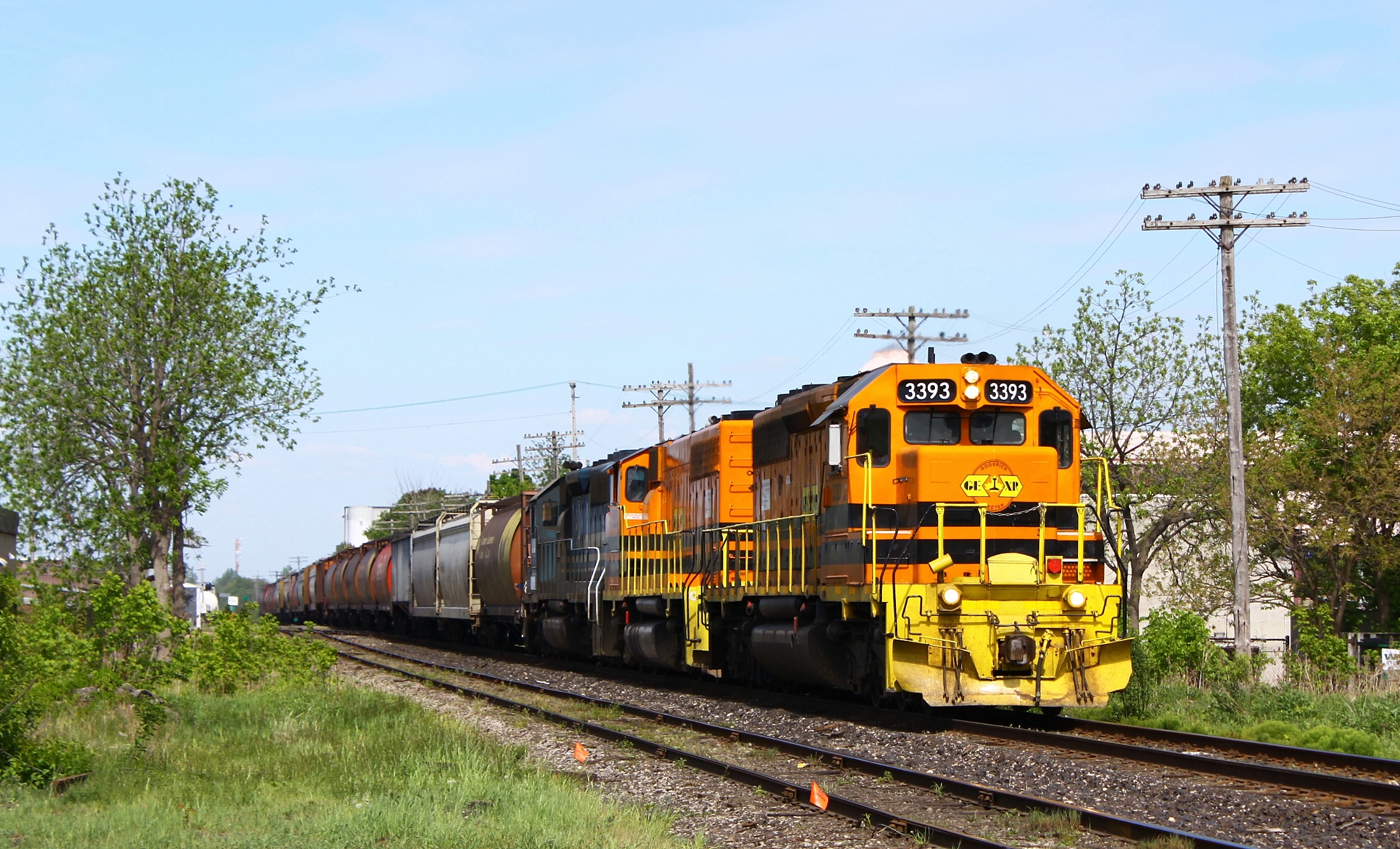 Railpictures.ca - Mark MacCauley Photo: While puttering around for the day my dad and I heard on ...