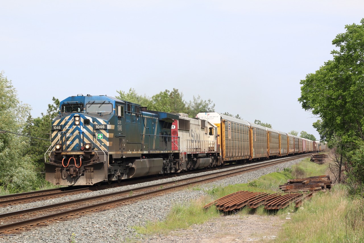 Railpictures.ca - Marcus W Stevens Photo: CP train 147 with CEFX AC4400 #1046 and veteran SOO ...