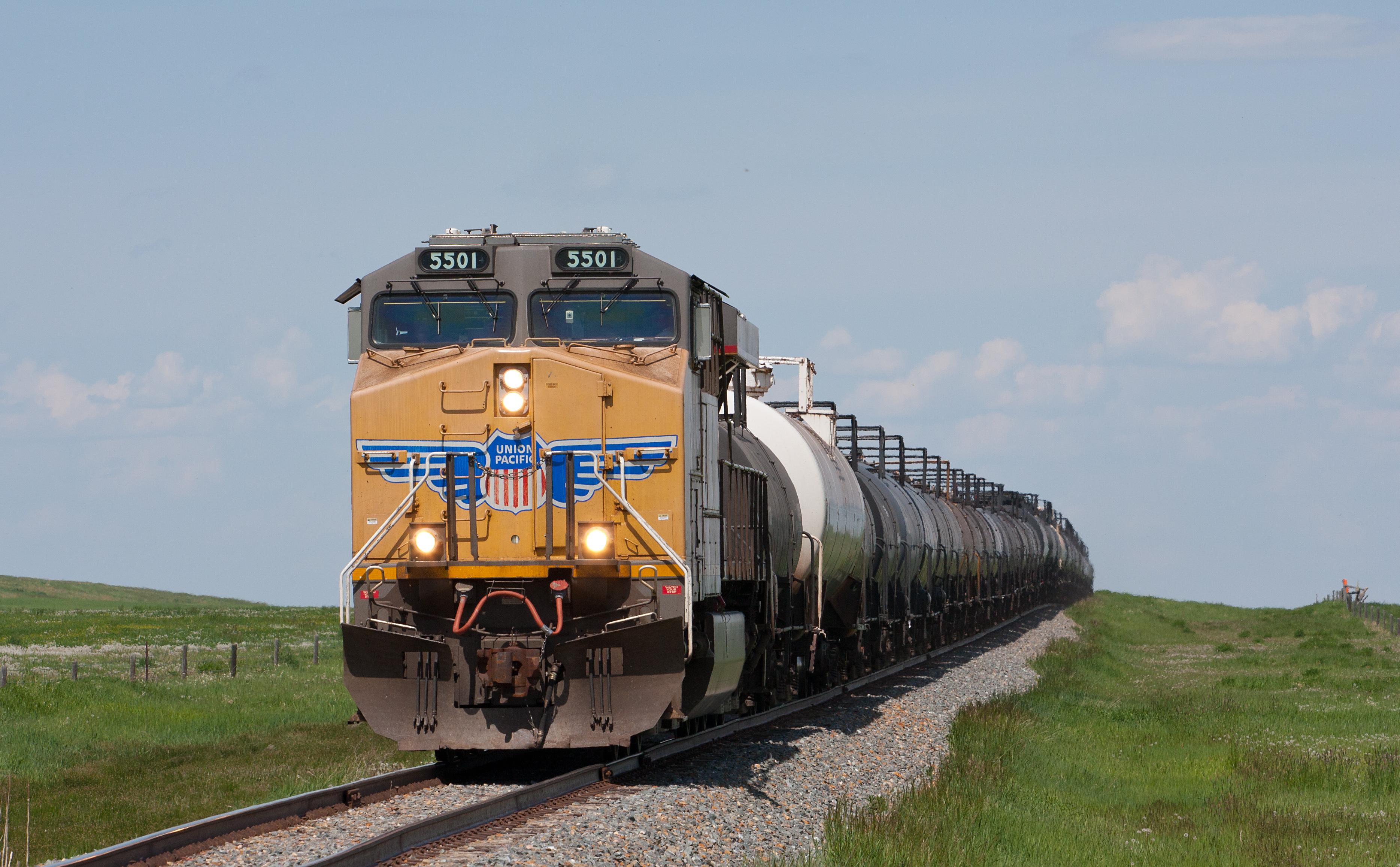 Railpictures.ca - Cam Leonard Photo: Foreign power on a branch line. UP 5501 is making the 30 ...