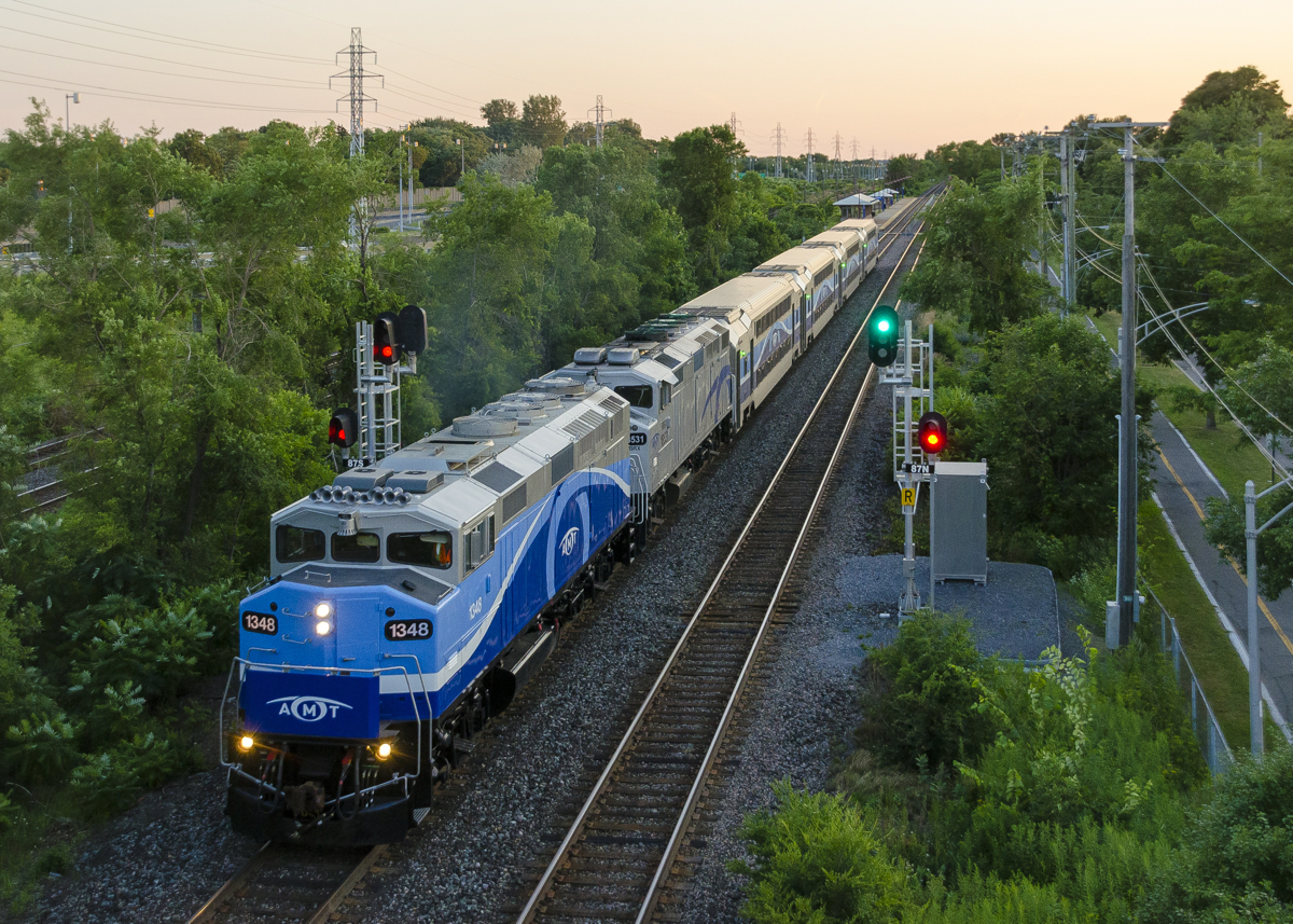Railpictures.ca - Michael Berry Photo: Another paint scheme varation on the AMT. Fresh from ...