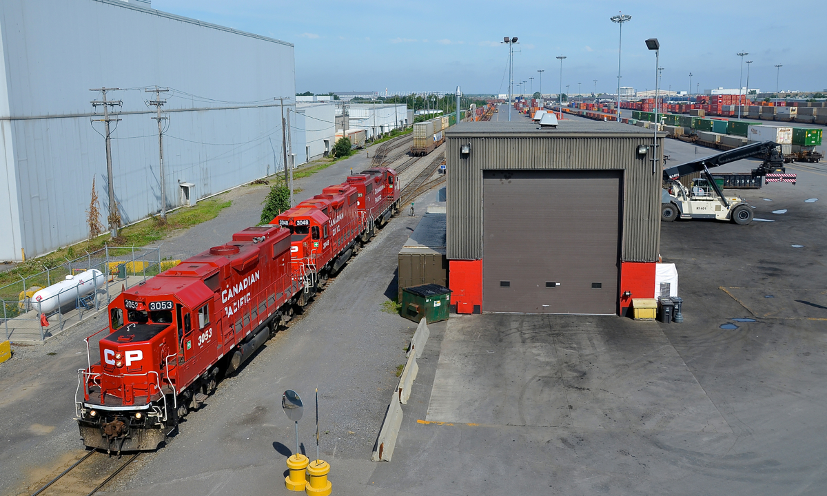 Railpictures.ca - Michael Berry Photo: A trio of GP38-2′s (CP 3053, CP 3048 & CP 3099) switches ...