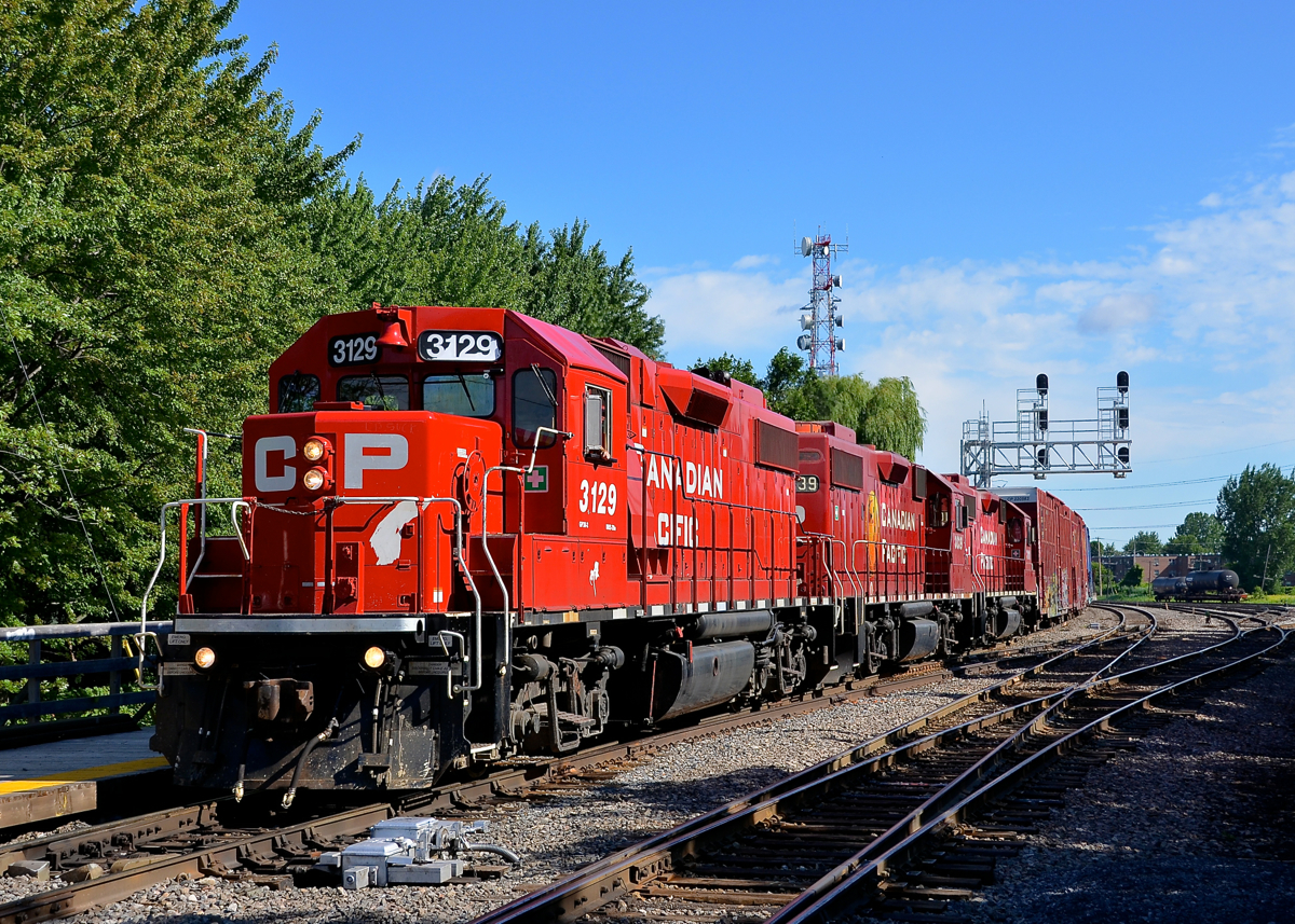 Railpictures.ca - Michael Berry Photo: CP 318 has a trio of GP38-2′s (CP 3129, CP 3039 & CP 3101 ...