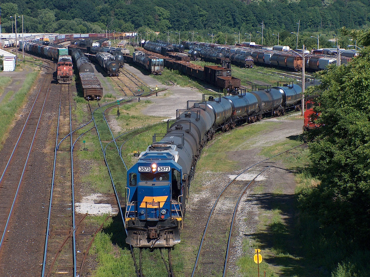 Railpictures.ca - Kevin Flood Photo: Railink (RLK) 3873 switches tank cars at Stuart Street Yard ...
