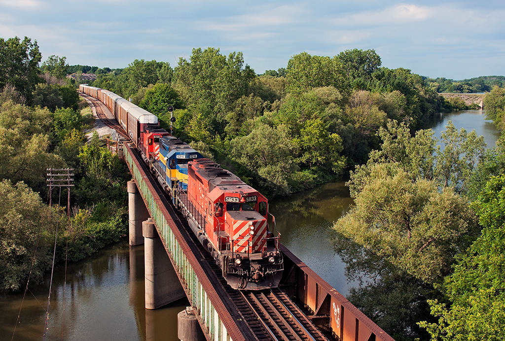Railpictures.ca - Michael Da Costa Photo: Three old work horses lead Toronto to Gibson IHB Train ...