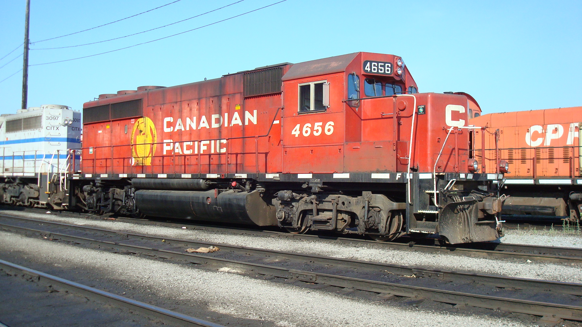 Railpictures.ca - Paul Santos Photo: GP40-2 of former Boston & Maine, Guilford and HATX ...