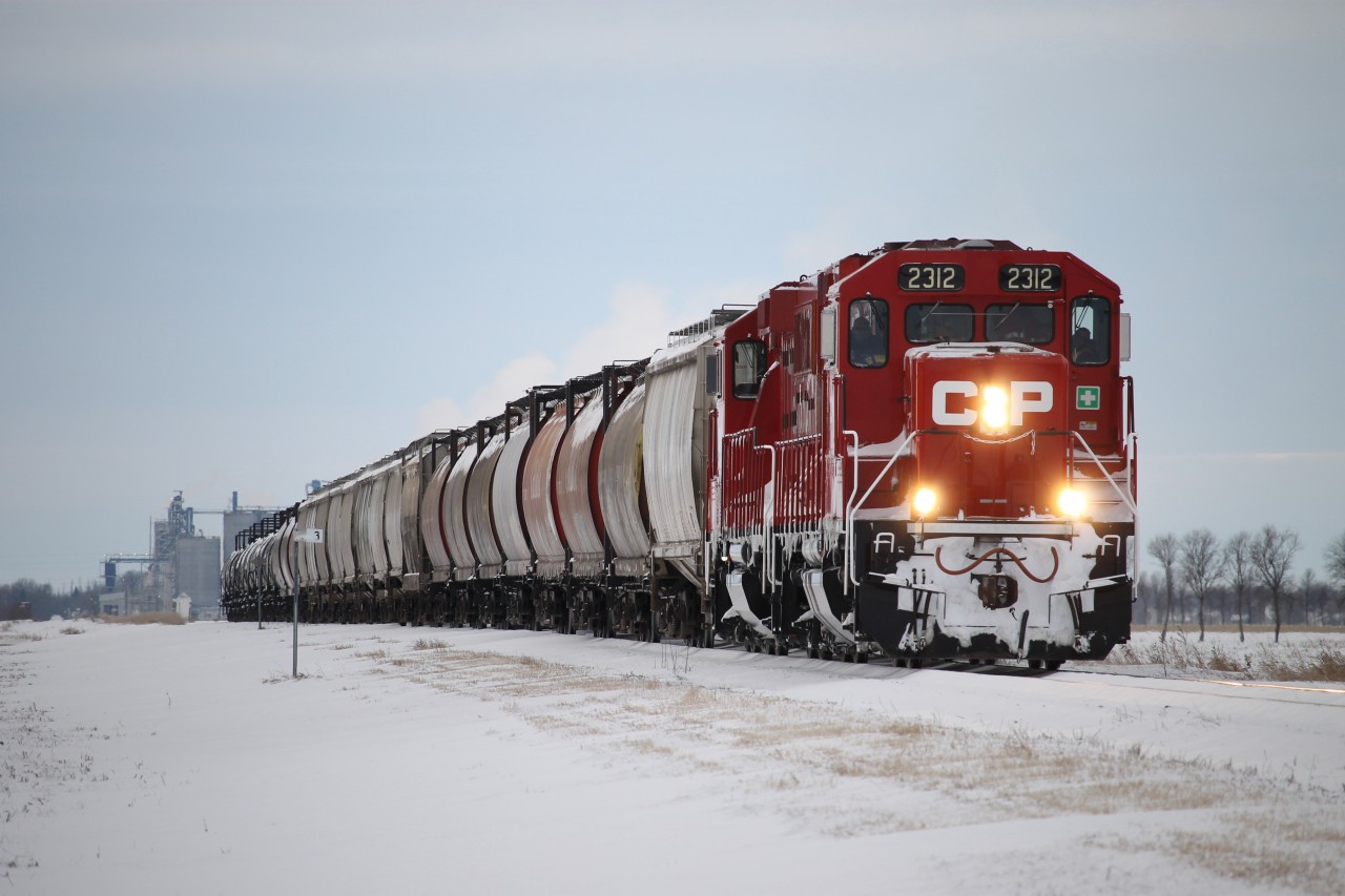Railpictures.ca - Thomy Wiebe Photo: CP 2312 carries the Altona local out of Altona on a snowy ...