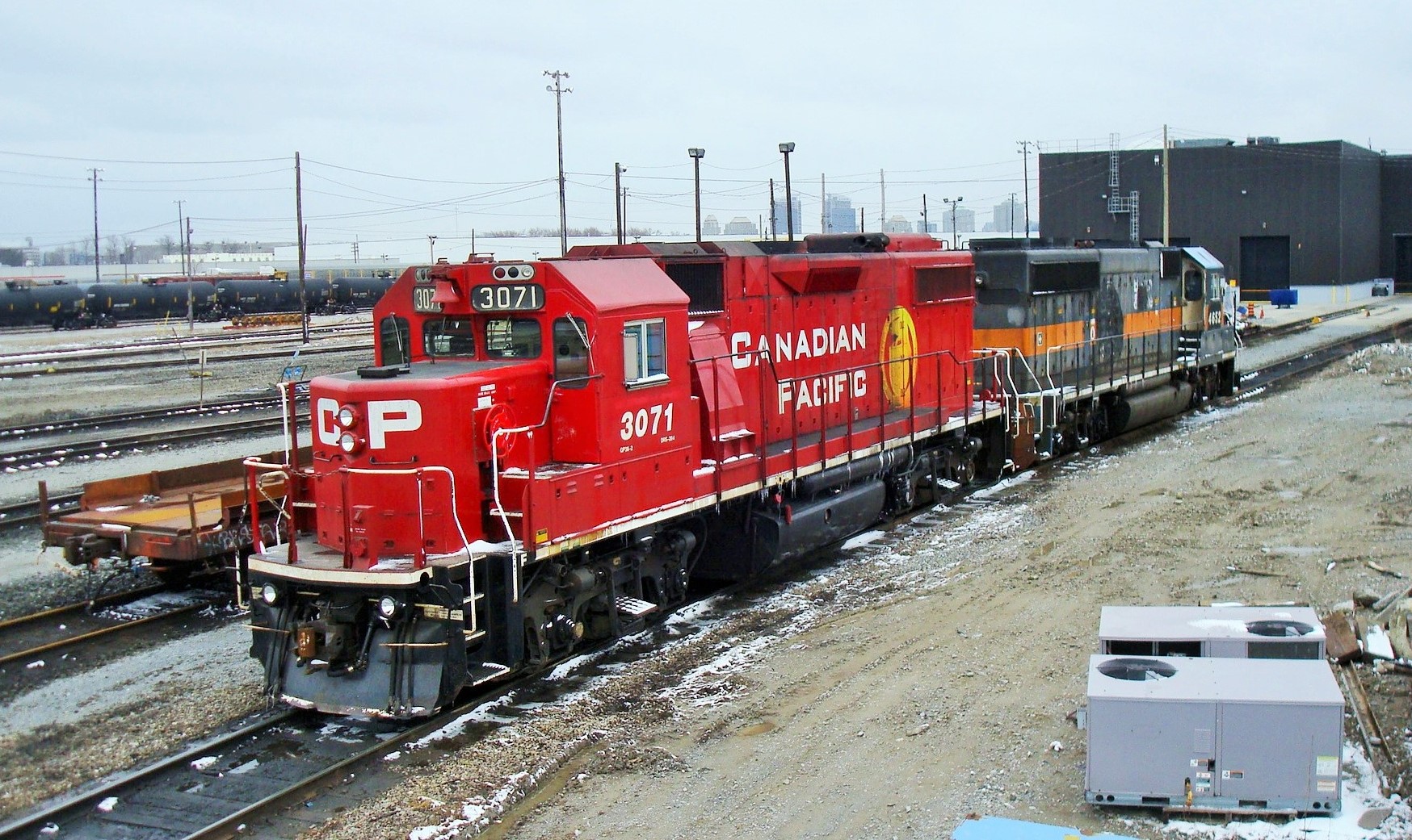 Railpictures.ca - Paul Santos Photo: GP38-2 built in 1985 ready to go out with a GP40-2 on a ...