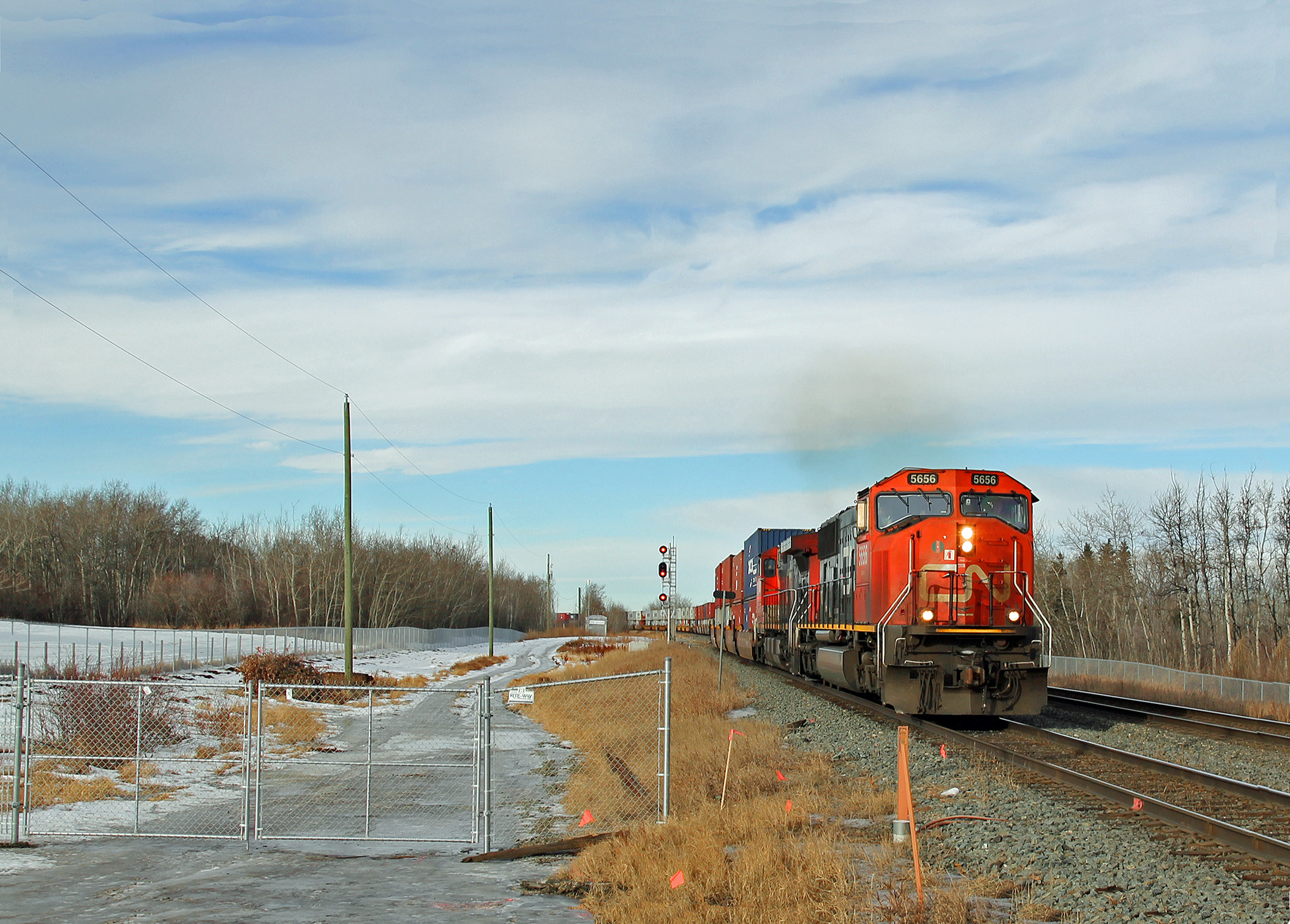 Railpictures.ca - colin arnot Photo: SD75I CN 5656 and DASH 9-44CW CN 2607 take the second main ...