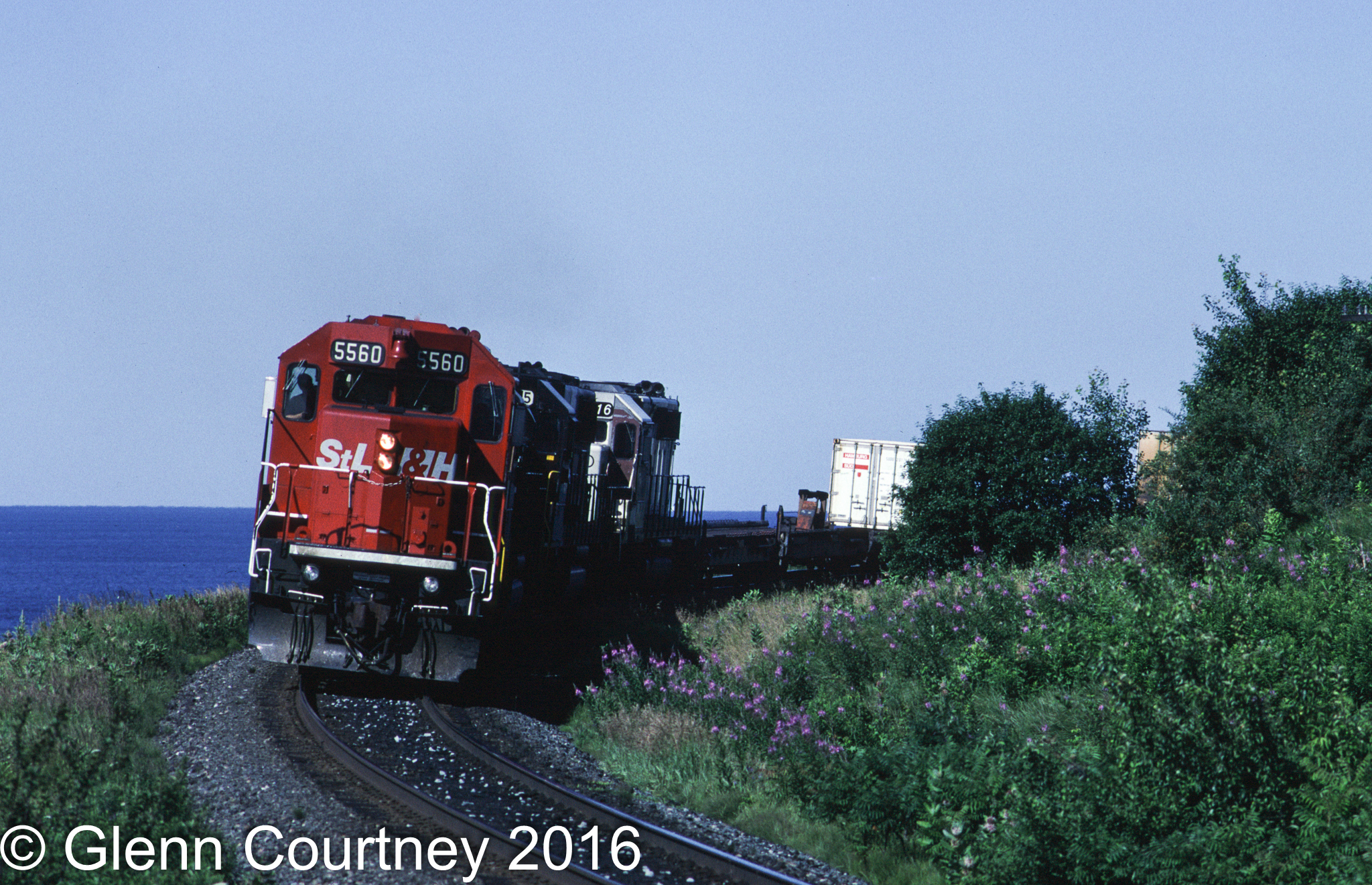 Railpictures.ca - Glenn Courtney Photo: STLH SD40 5560 is leading CPR train #918 on the approach ...