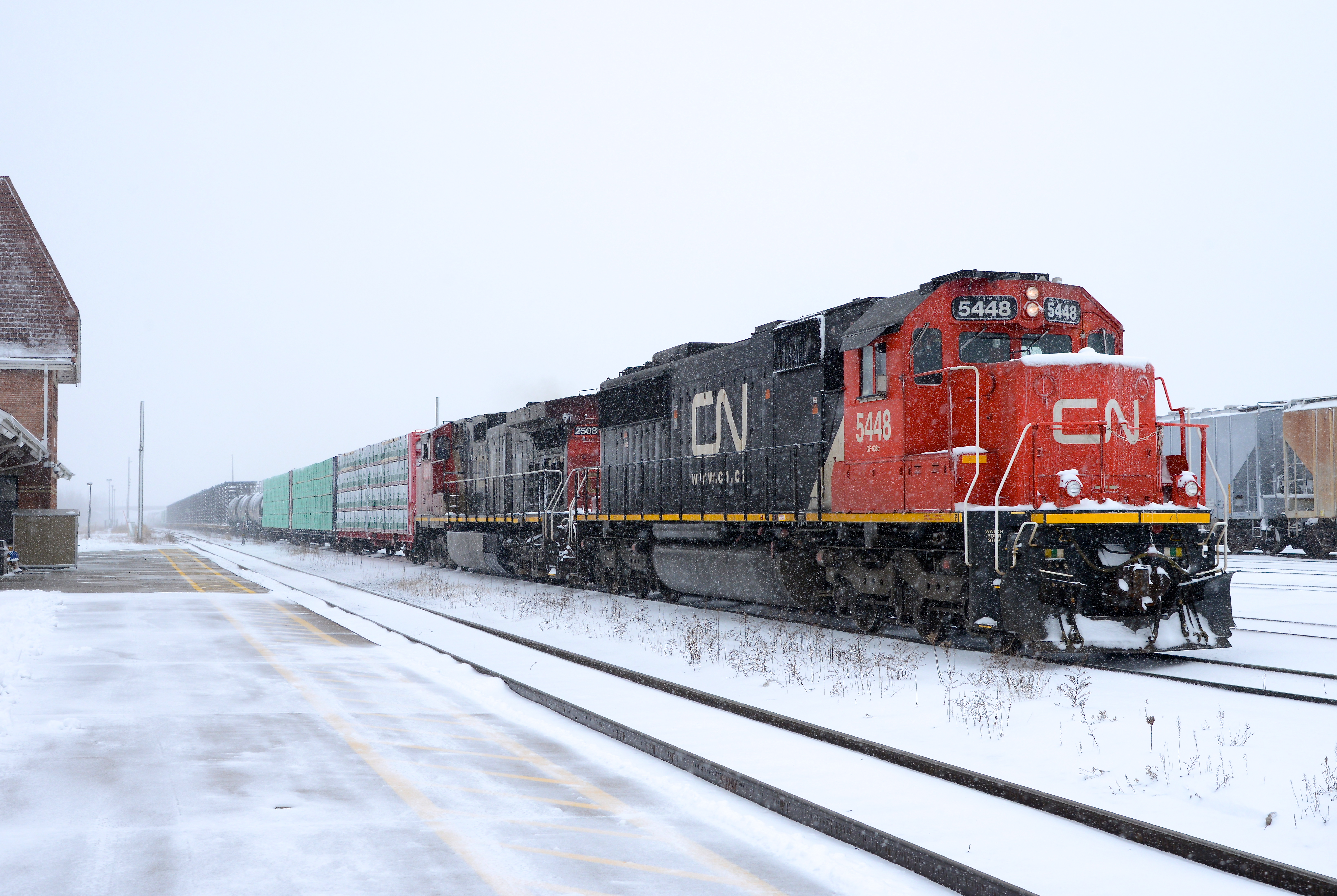 Railpictures.ca - Marc Dease Photo: Train 501 heads west out of Sarnia towards Port Huron, Mi ...