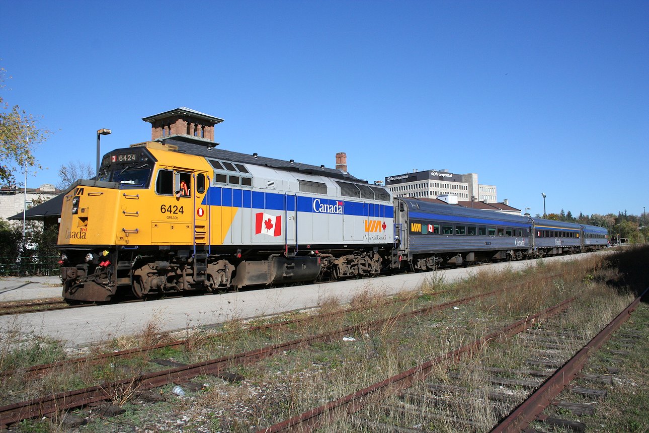 Railpictures.ca - Chris van der Heide Photo: A three car VIA 85 makes a station stop at Guelph ...