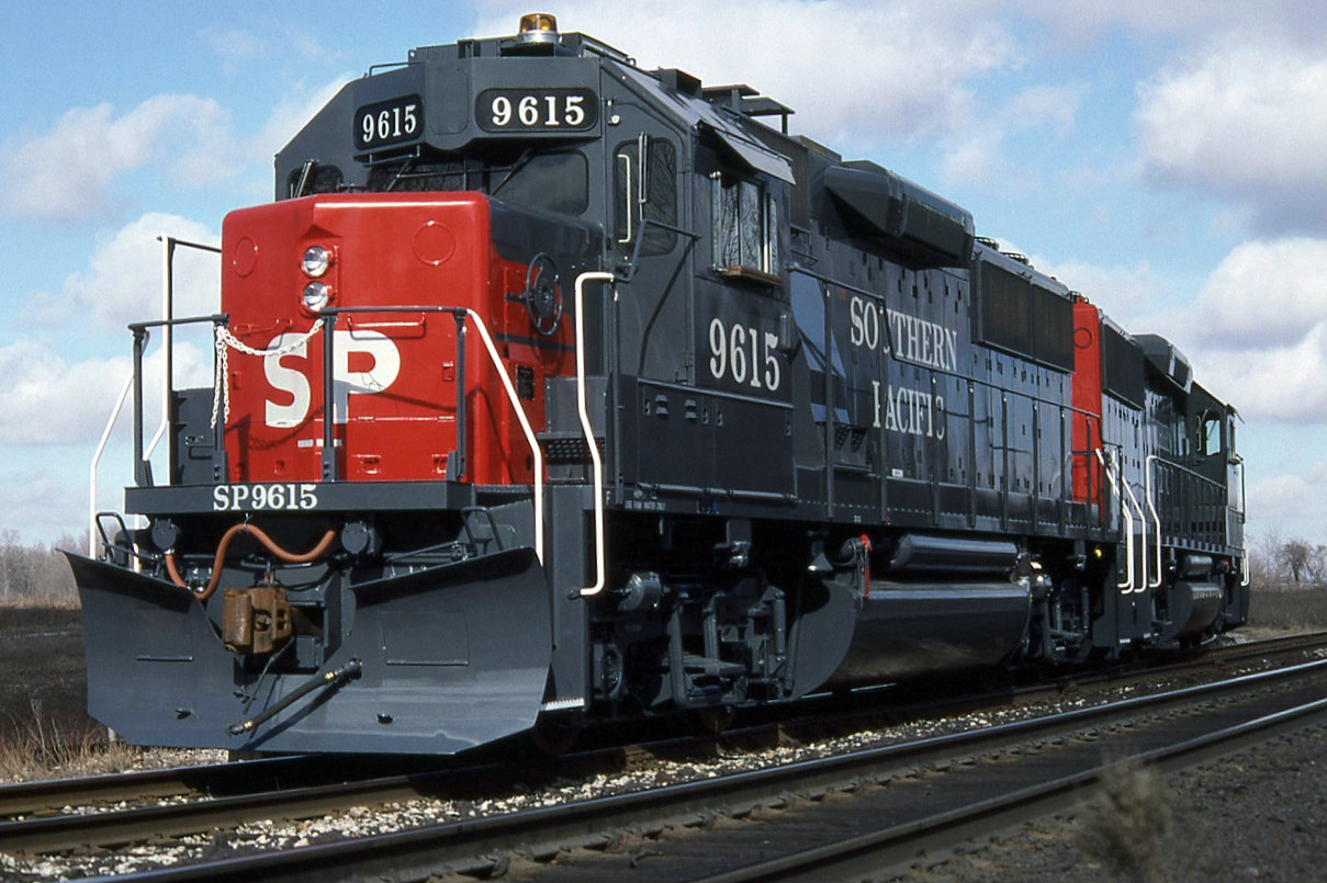 Railpictures.ca - darrell lupson Photo: New Southern Pacific GP60,s 9615 & 9616 have just ...