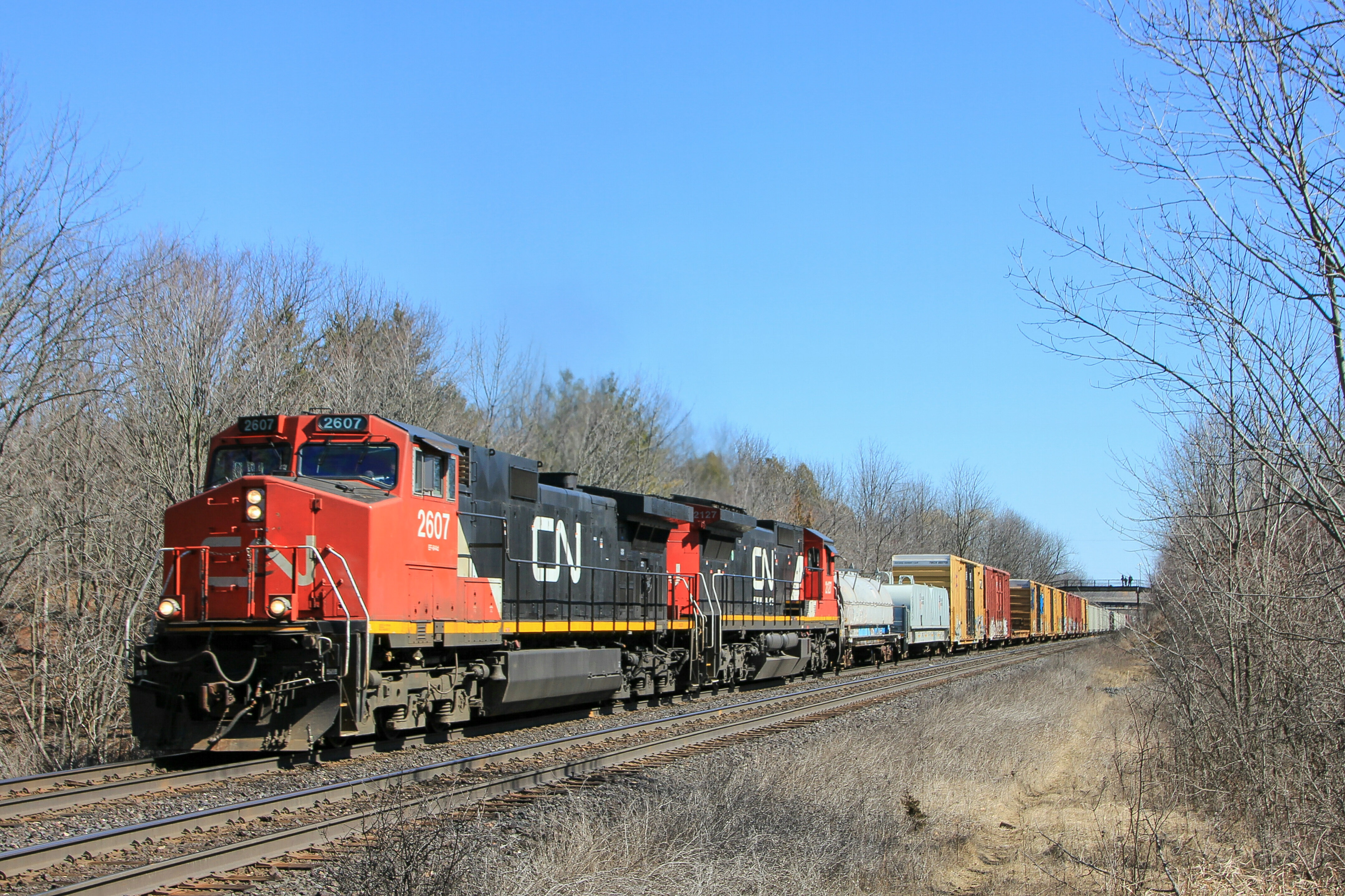Railpictures.ca - frmn2001 Photo: I spy foamers on the bridge! Oh, anyway. CN 331 departs ...