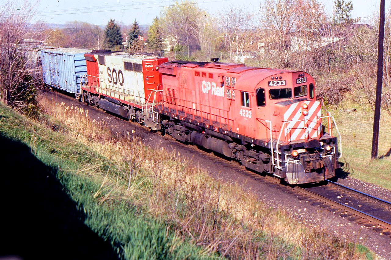 Railpictures.ca - Doug Hately Photo: CP 4233 leads one of a kind SOO SD40-2B on a westbound at ...