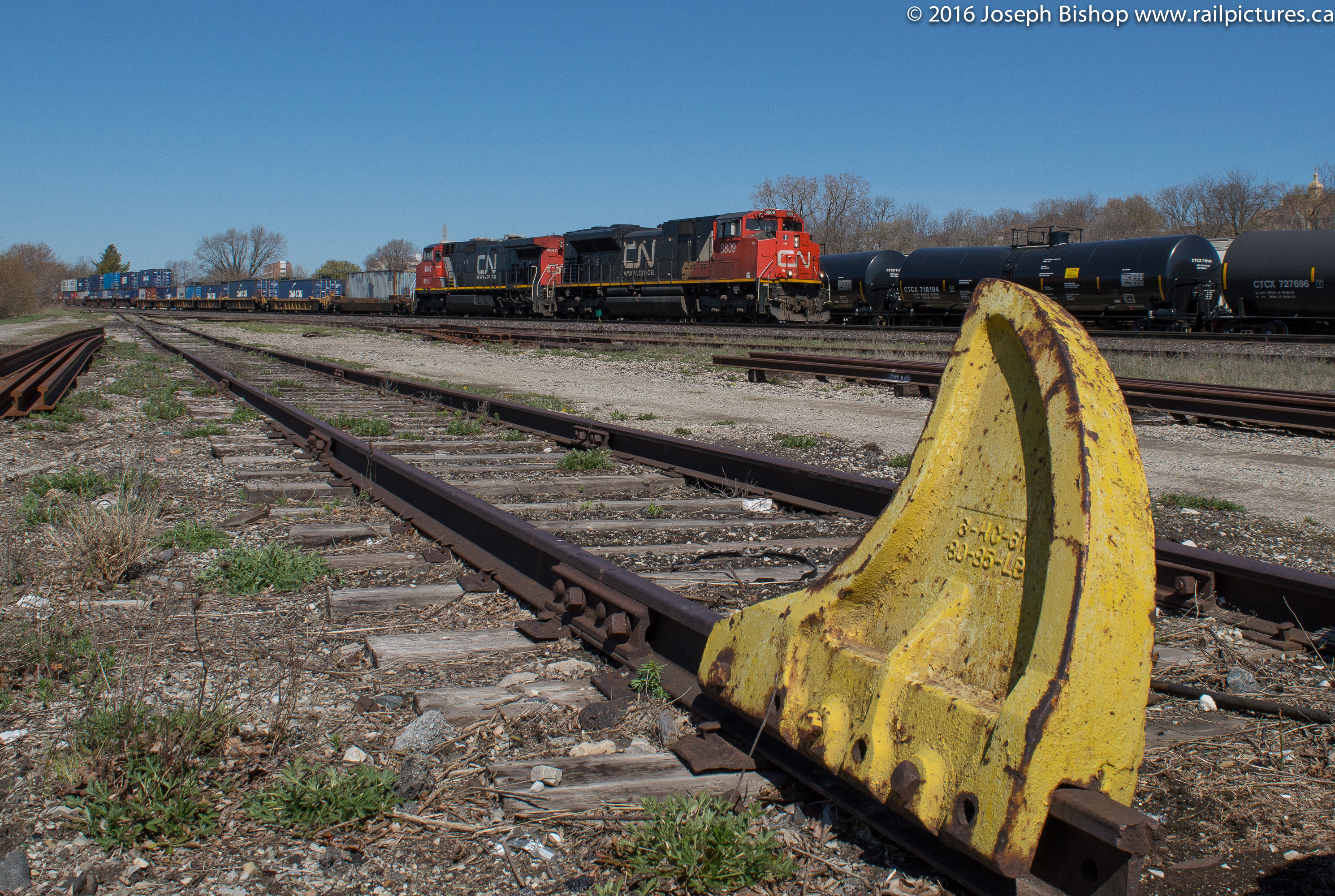 Railpictures.ca - Joseph Bishop Photo: CN 148 rolls through Brantford behind CN 8809 and BCOL ...