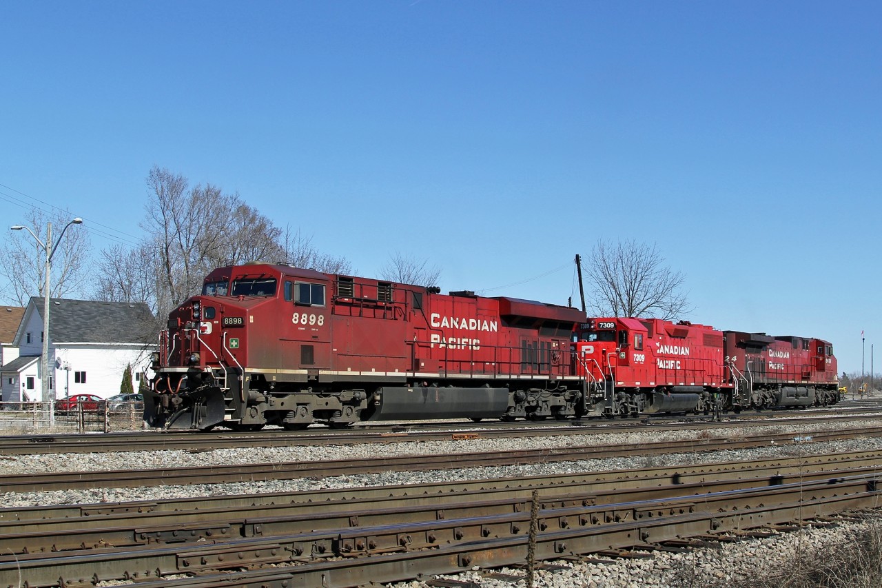 Railpictures.ca - steve arnot Photo: CP ES44AC 8898, ex-D&H GP38-2 7309 and AC4400CW 8624 work ...