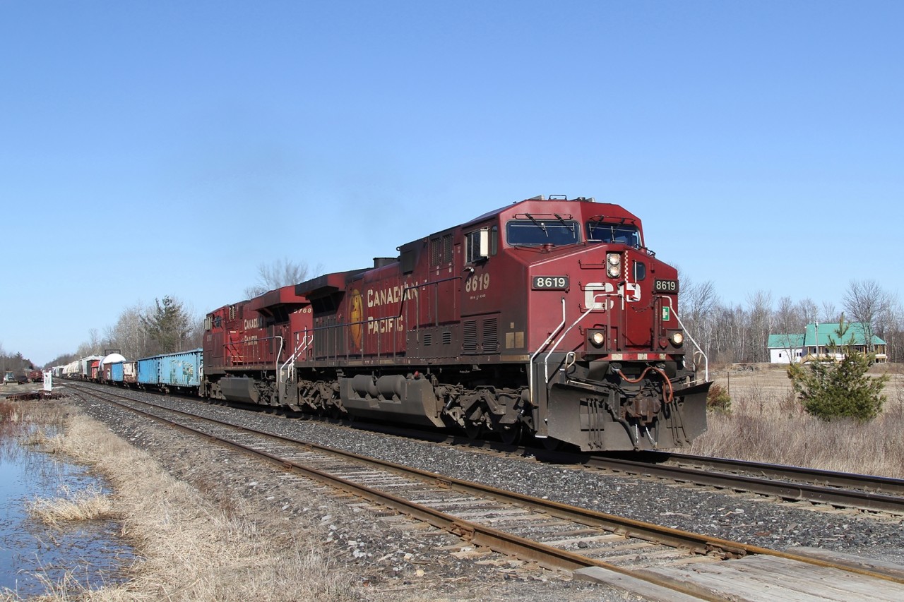 Railpictures.ca - steve arnot Photo: AC4400CW 8619 and ES44AC 8768 lead CP 119 through Elliott ...