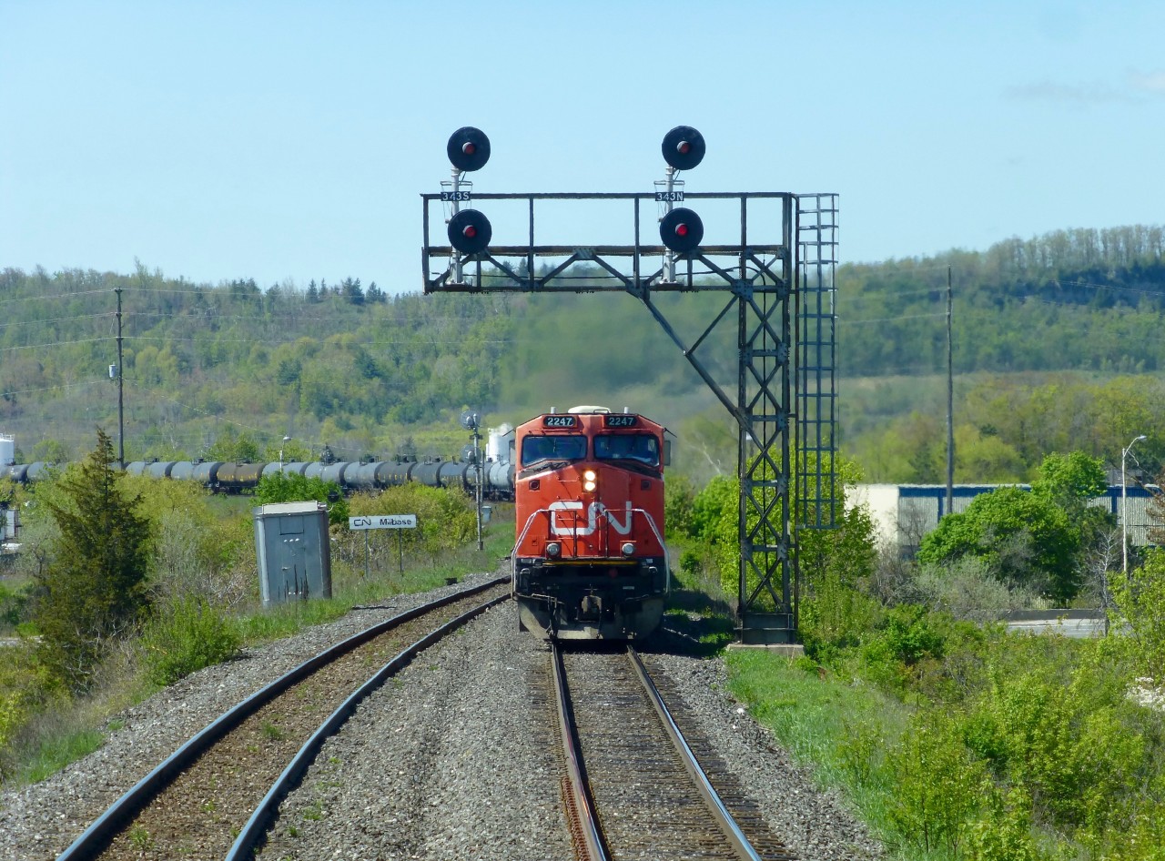 Railpictures.ca - ngineered4u Photo: CN 422 lead by ES44DC 2247 charges uphill as it makes its ...