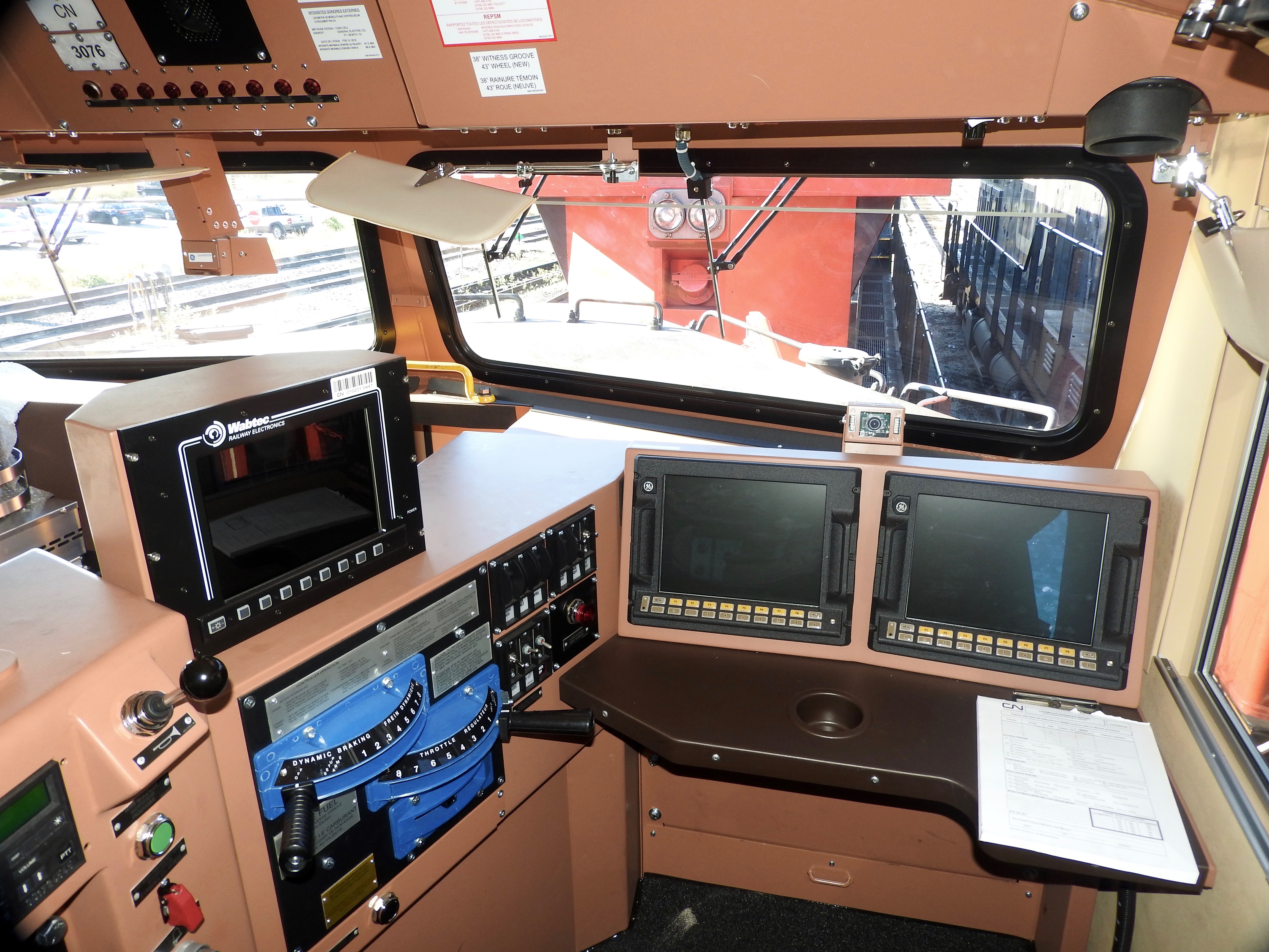 Railpictures.ca - ngineered4u Photo: The control stand of brand new CN ET44AC 3074. Note the ...