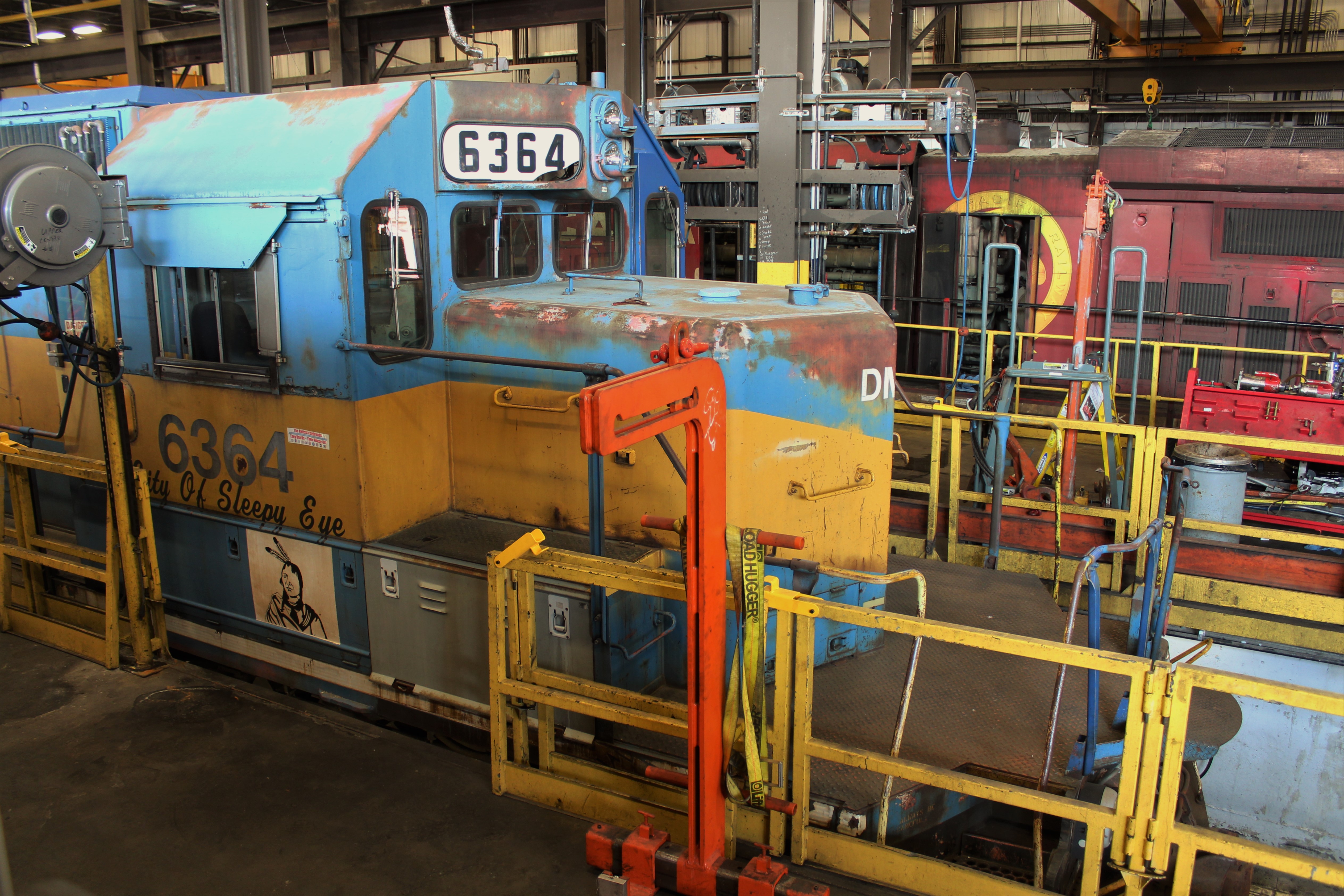 Railpictures.ca - Paul Santos Photo: “Sleepy Eye” DME SD40-2 #6364 is in the shop for it’s final ...