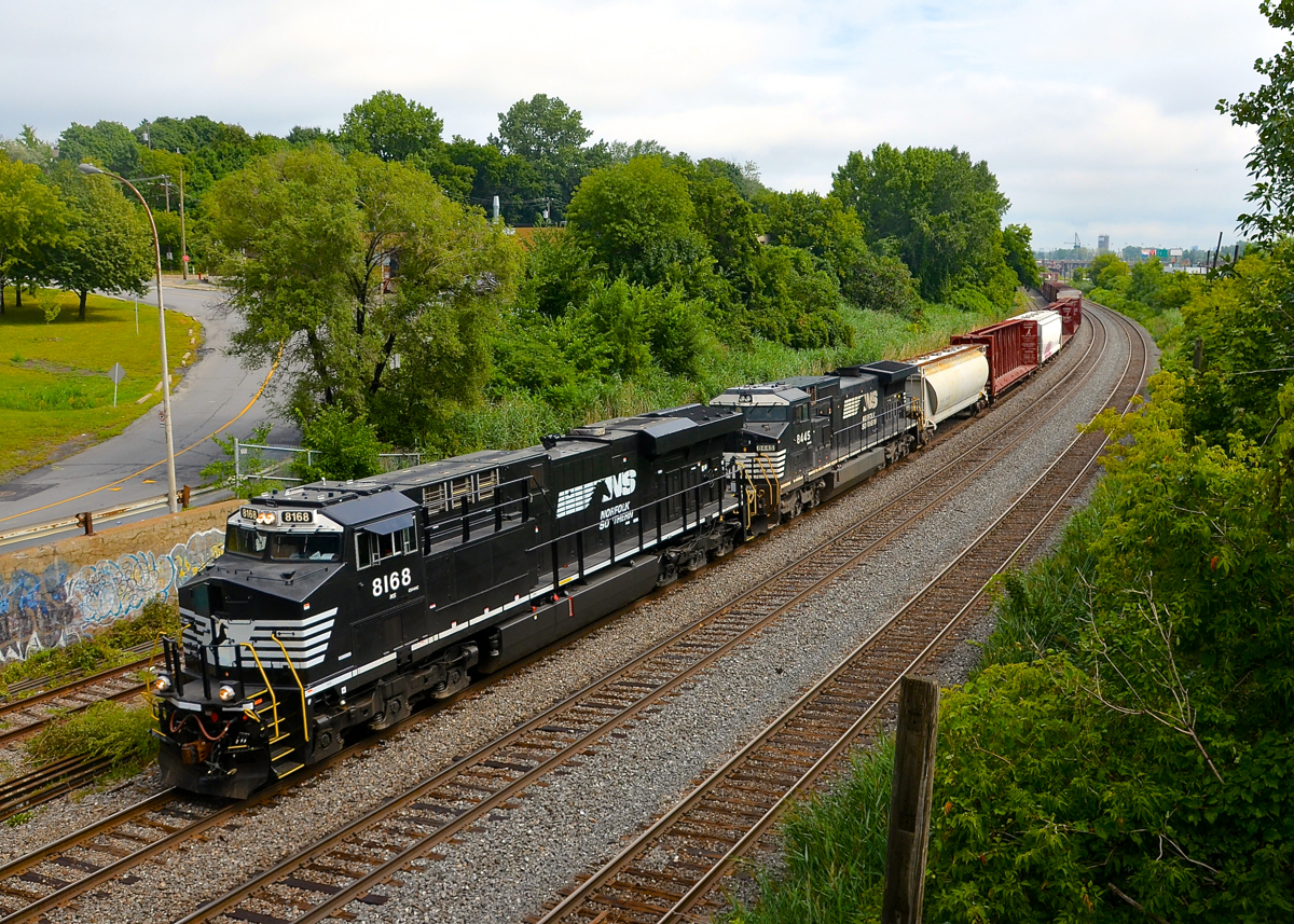 Railpictures.ca - Michael Berry Photo: A rare newly built Tier 3 unit. CN 529 with 32 cars is ...